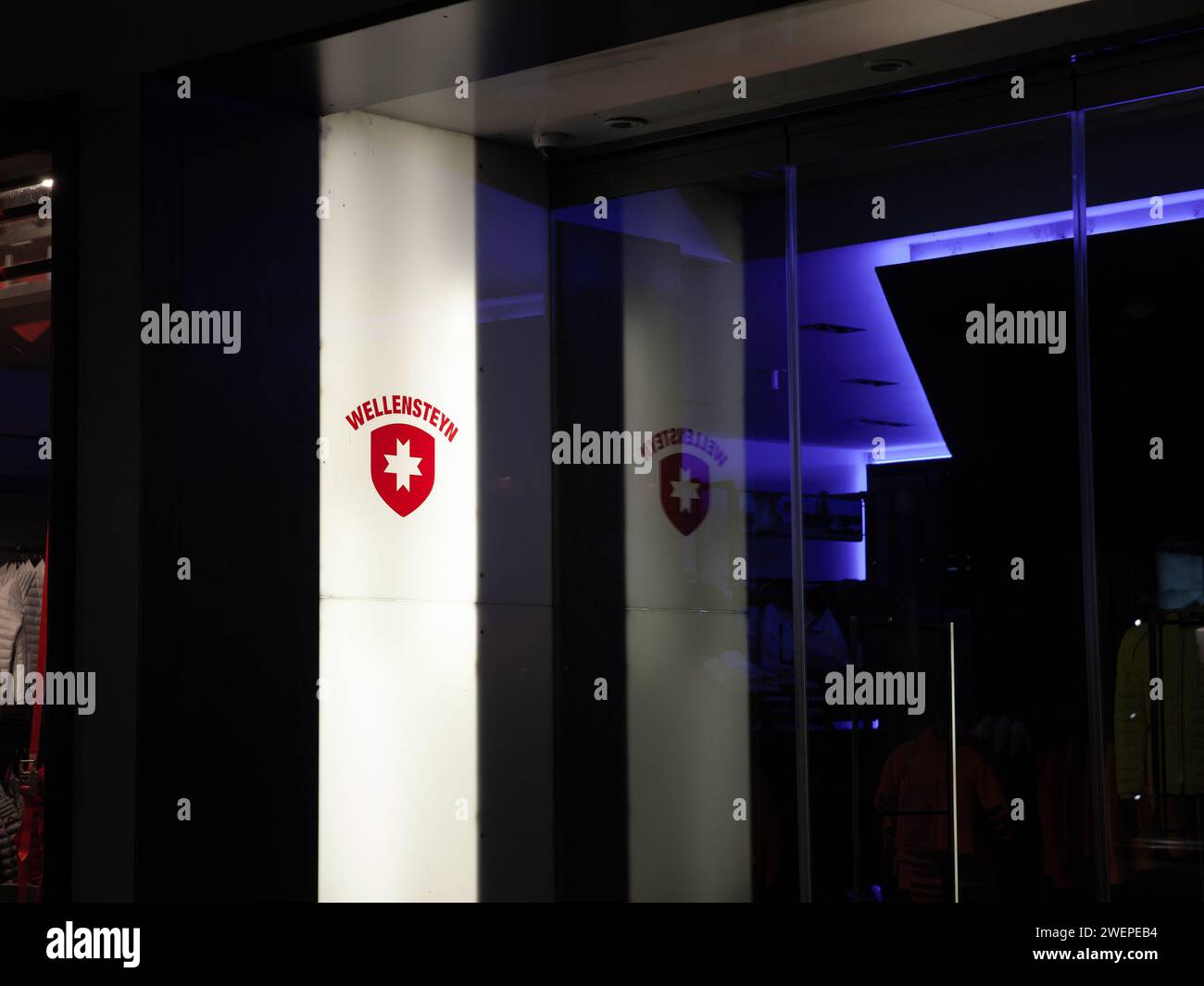 Picture of a sign with the logo of Wellensteyn in Cologne, Germany ...