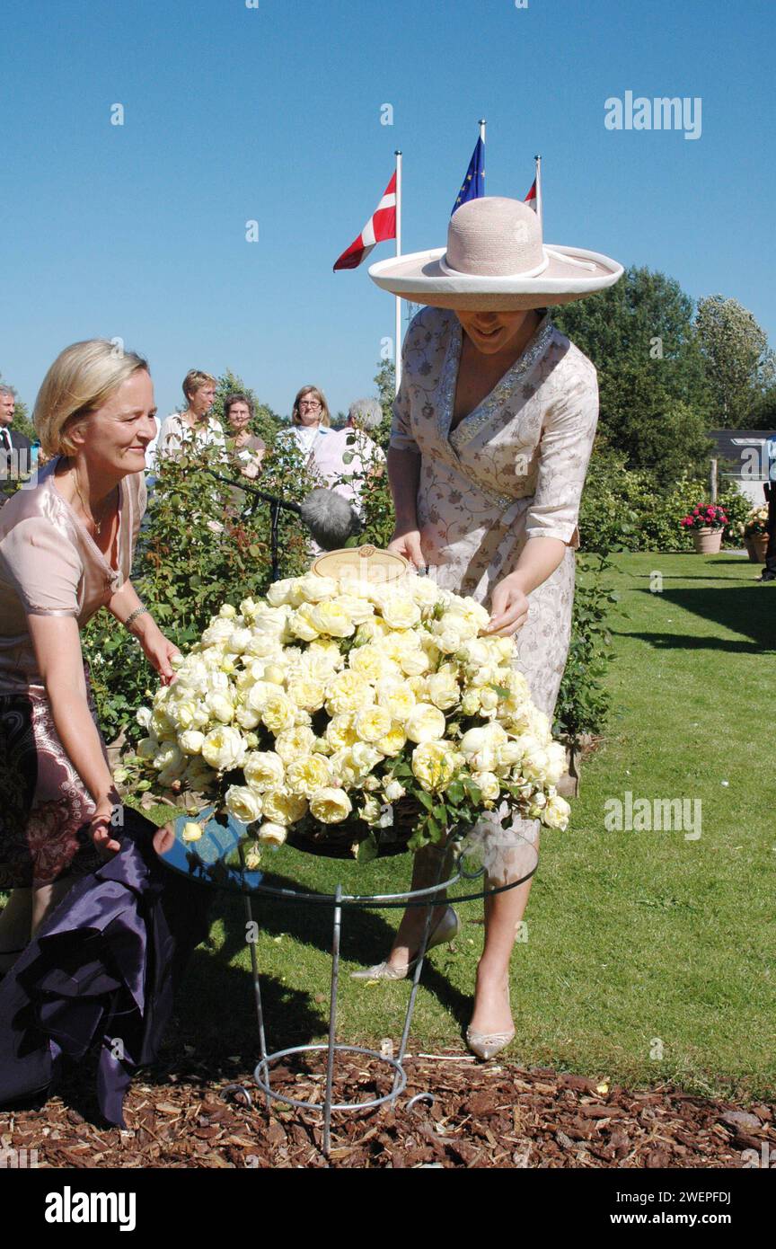 Crown princess mary pregnant hi-res stock photography and images - Alamy