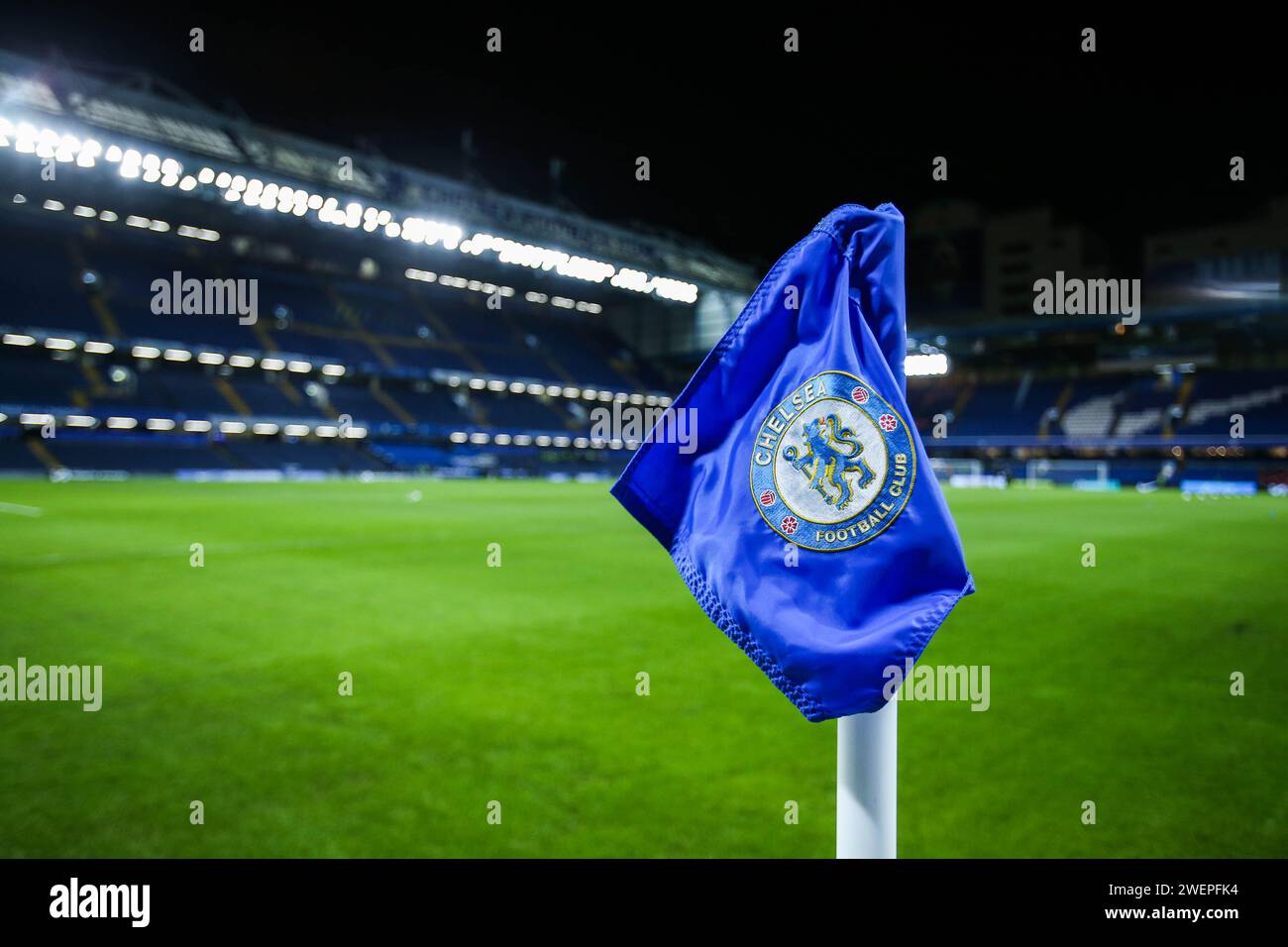 Chelsea corner flag hi-res stock photography and images - Alamy
