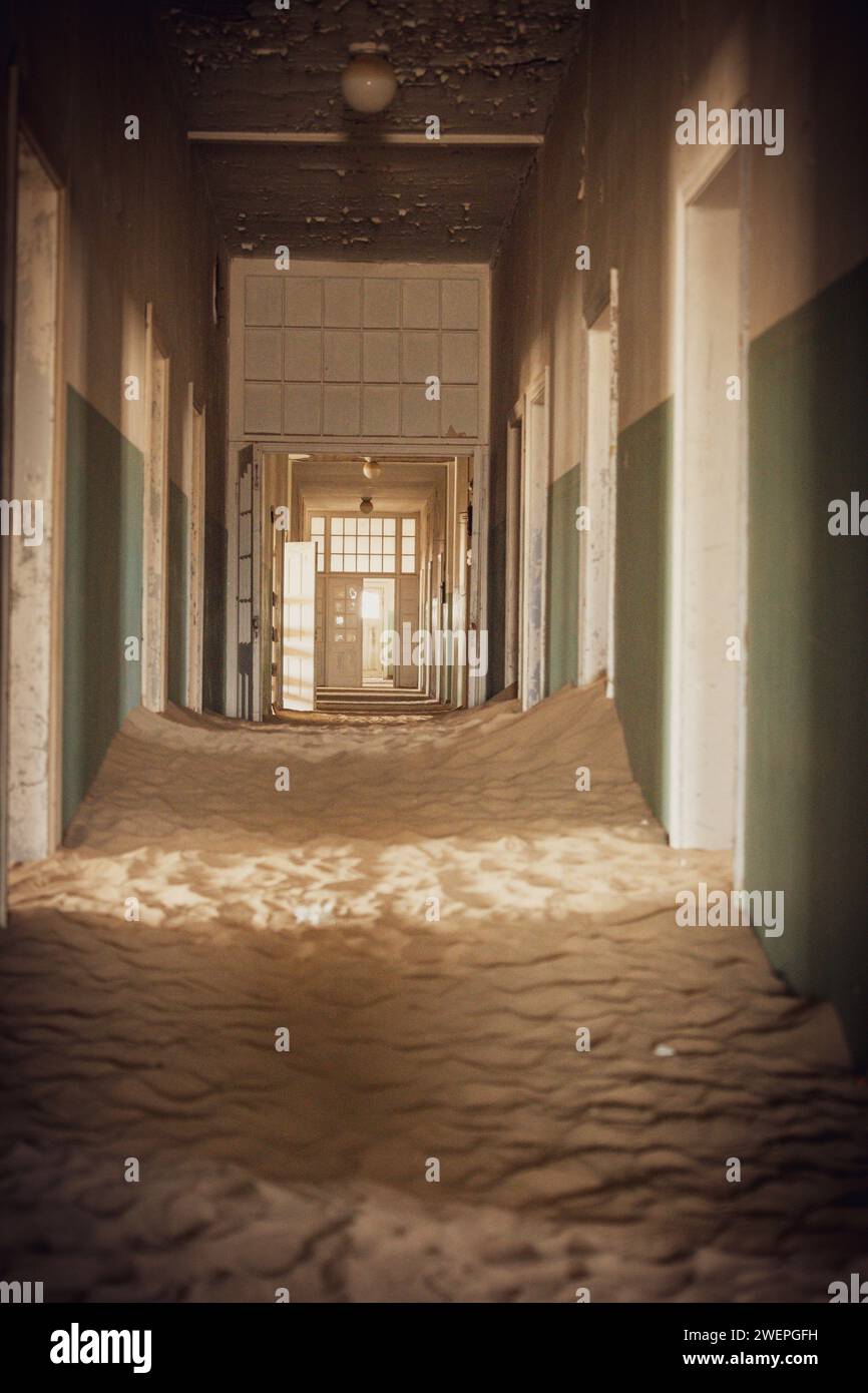 Narrow hallway hi-res stock photography and images - Alamy