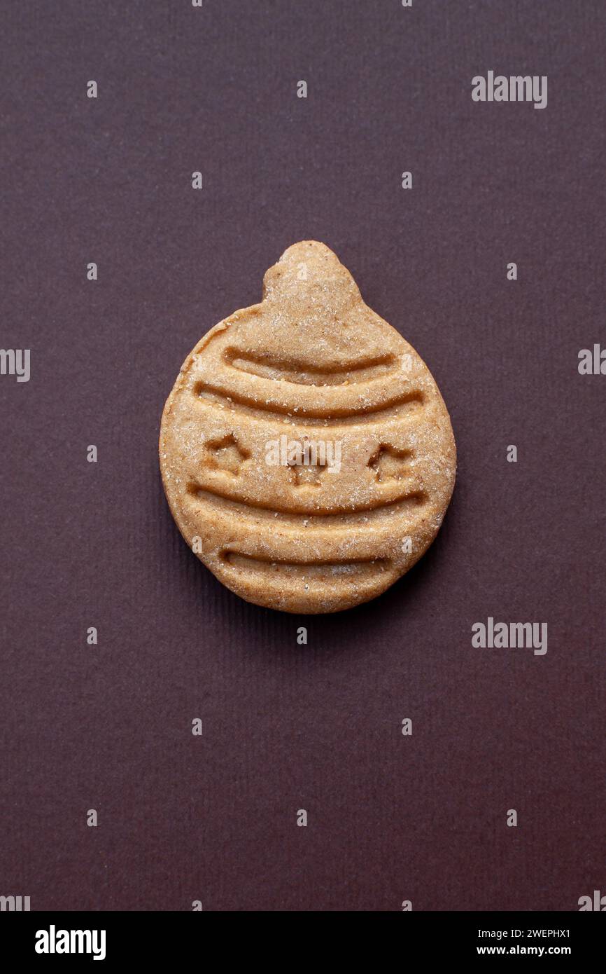 Bell shaped gingerbread cookie hi-res stock photography and images - Alamy