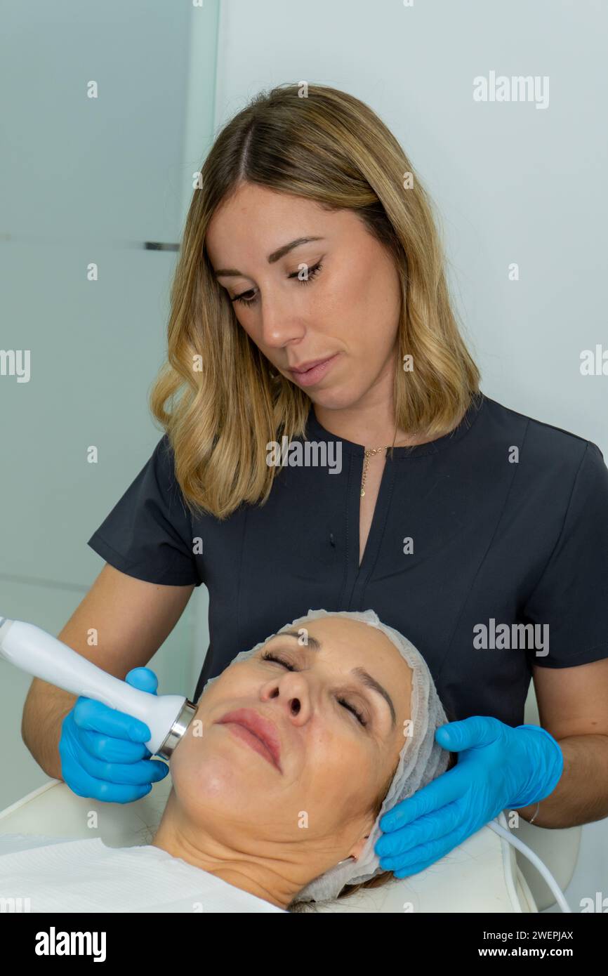 Cheekbone hi-res stock photography and images - Alamy