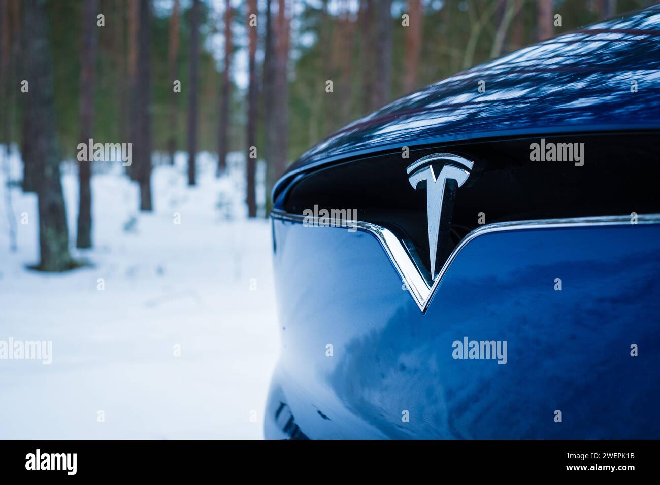 Tesla charging in cold weather hi-res stock photography and images - Alamy