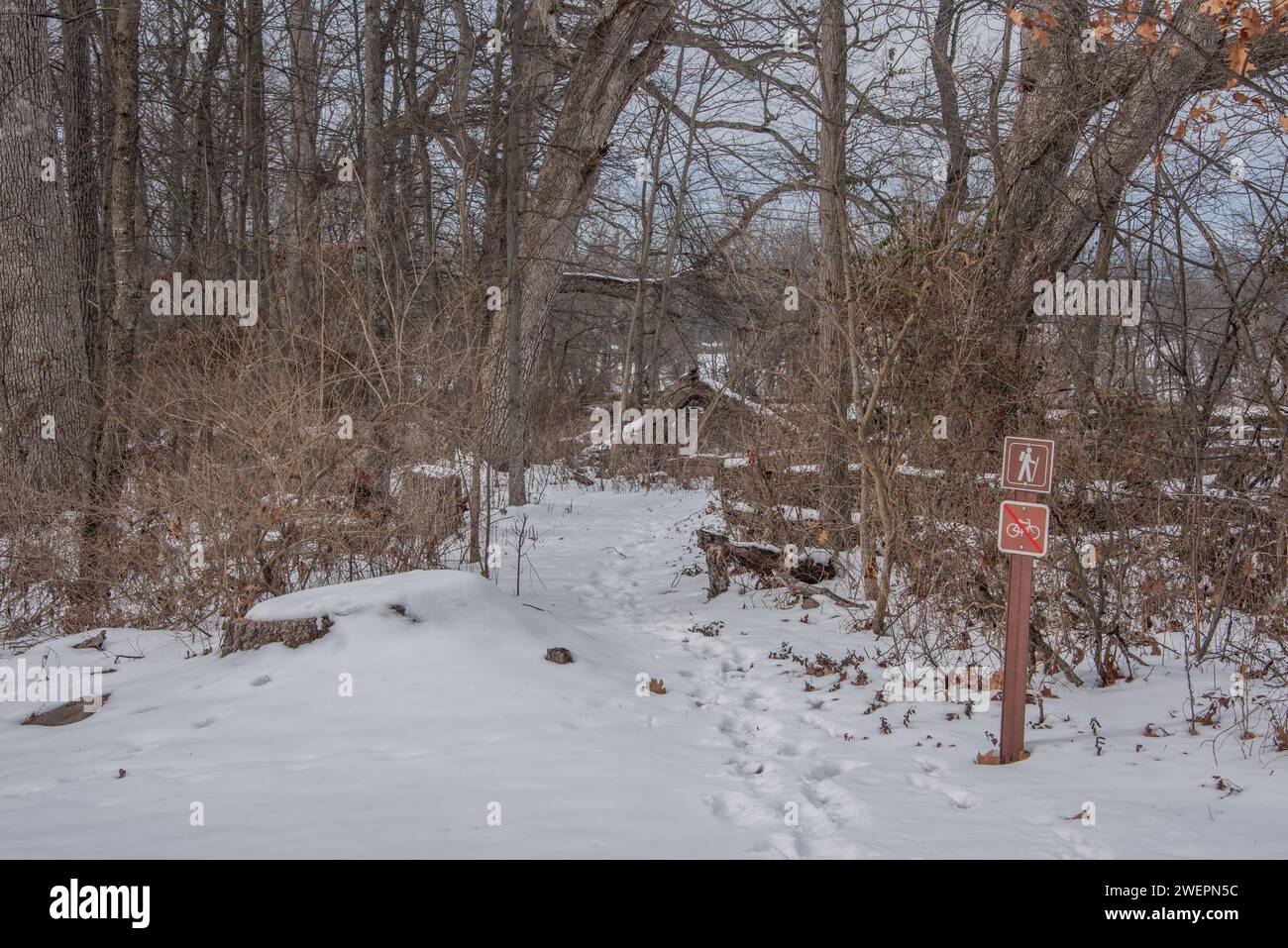 A Snow Covered Trail on the Gettysburg Battlefield, Pennsylvania USA ...
