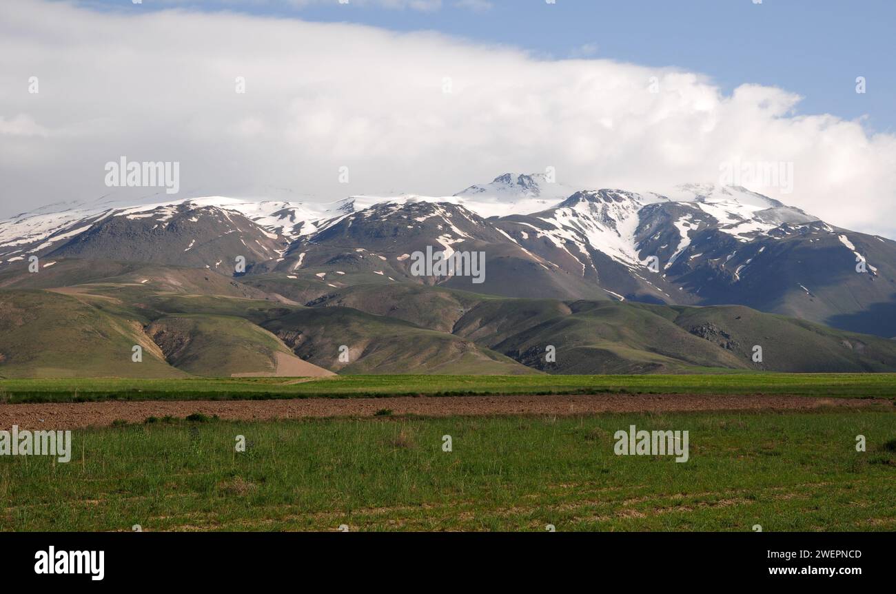 Suphan Mountain in Bitlis, Turkey Stock Photo - Alamy
