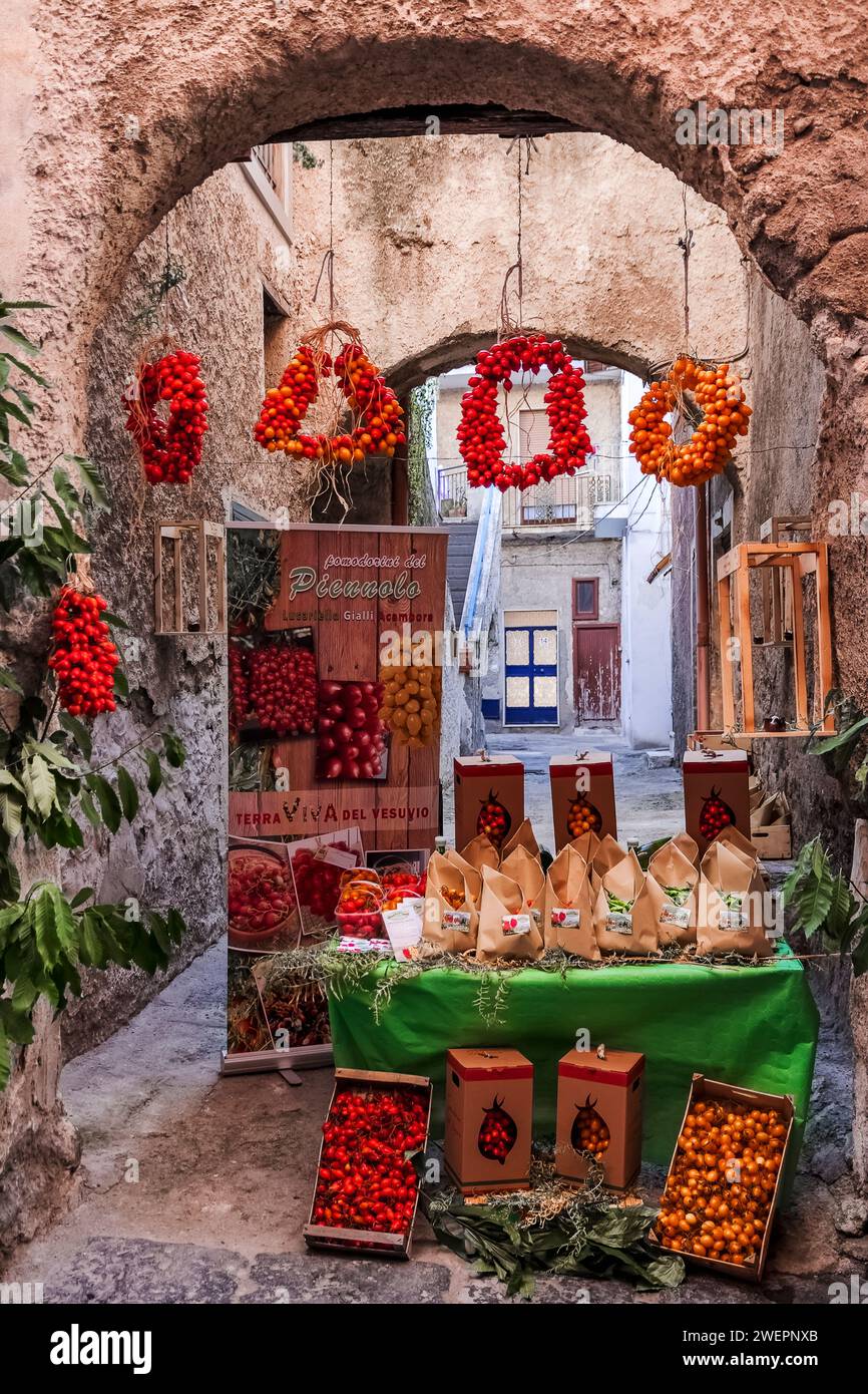 exhibition and sale of typical Vesuvius tomatoes Stock Photo - Alamy