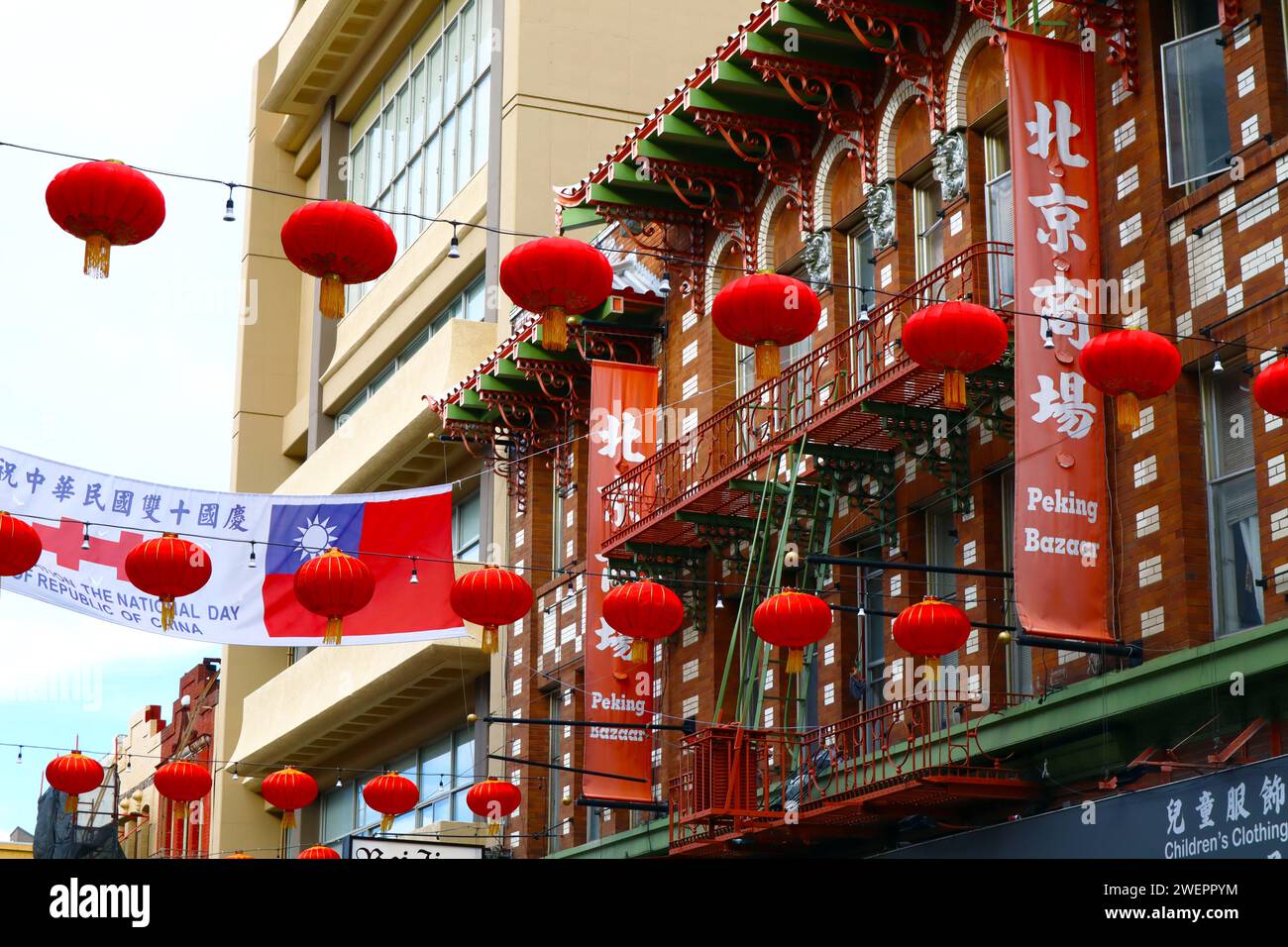 San Francisco, California: view of Chinatown, chinese ethnic ...