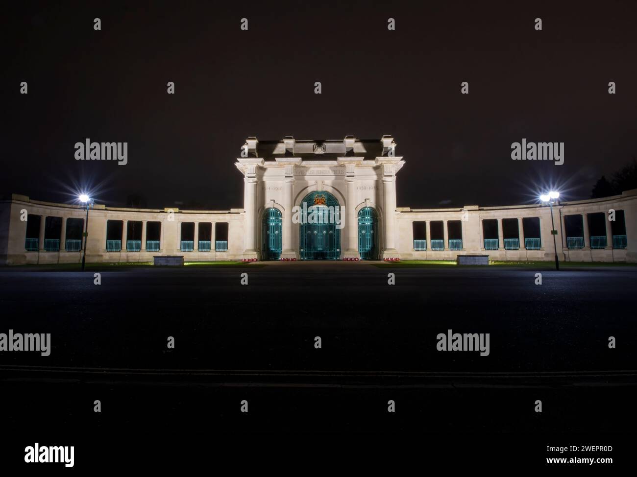 Nottingham war memorial buildings hi-res stock photography and images ...