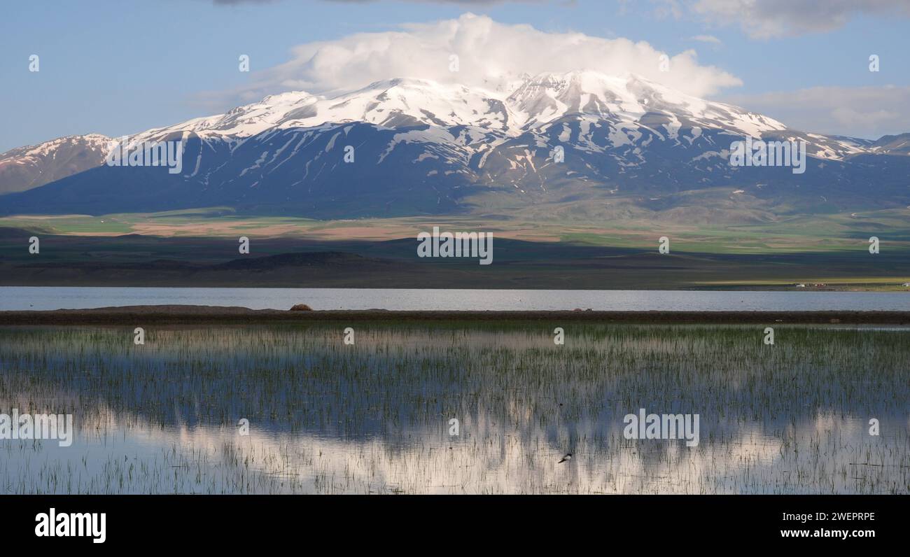 Suphan Mountain in Bitlis, Turkey Stock Photo - Alamy