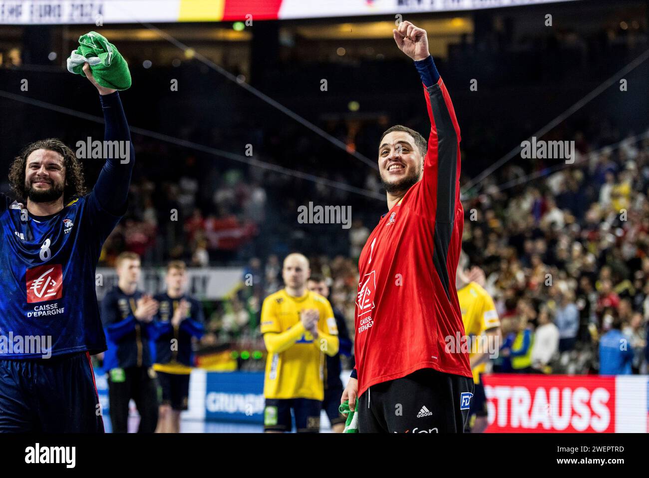 Samir Bellahcene (Frankreich, #1) jubelt nach dem Sieg Richtung Fans ...