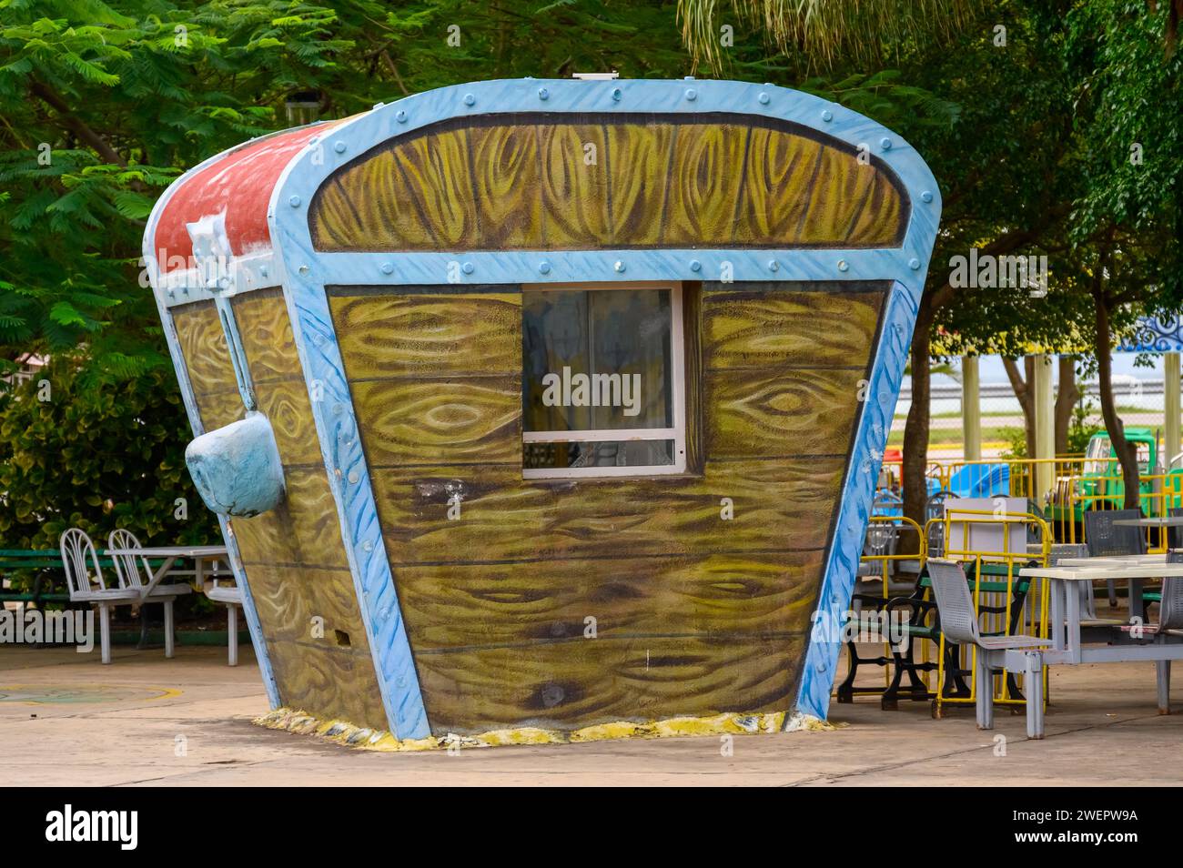 Amusement park ticket booth hi-res stock photography and images - Alamy