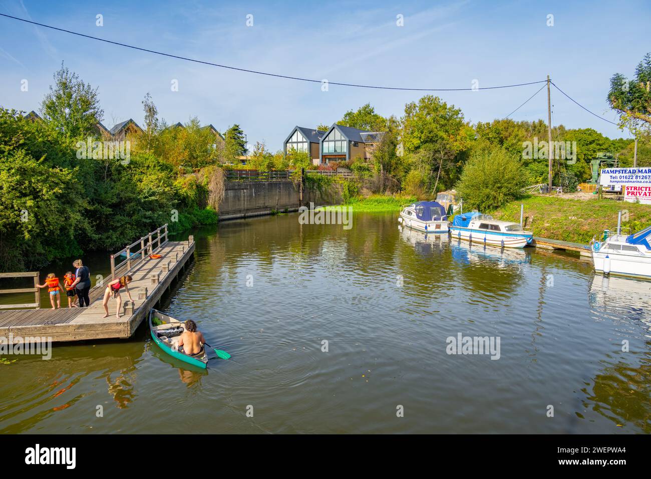 The river Medway at Hampstead Lock near Yalding Kent Stock Photo - Alamy