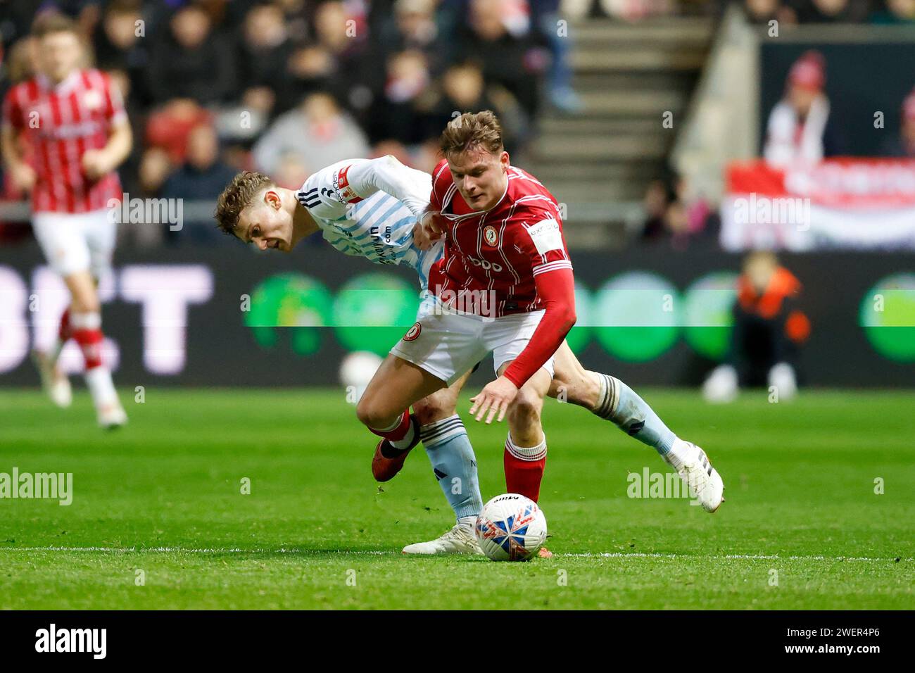 Nottingham Forest's Ryan Yates (left) and Bristol City's Cameron Pring ...