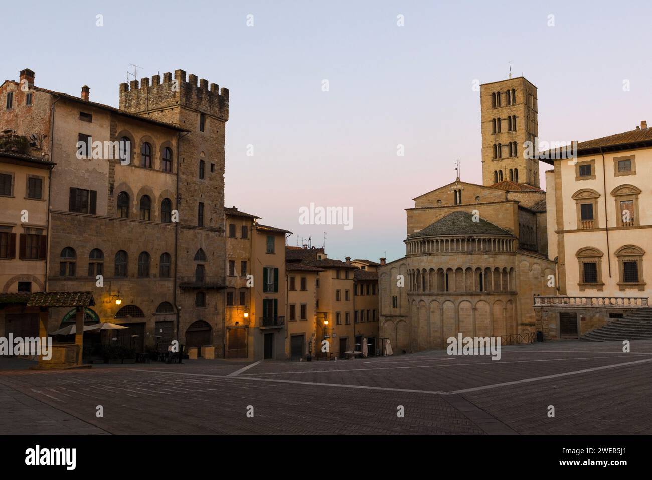 Piazza Grande in Arezzo, Tuscany, Italy Stock Photo - Alamy