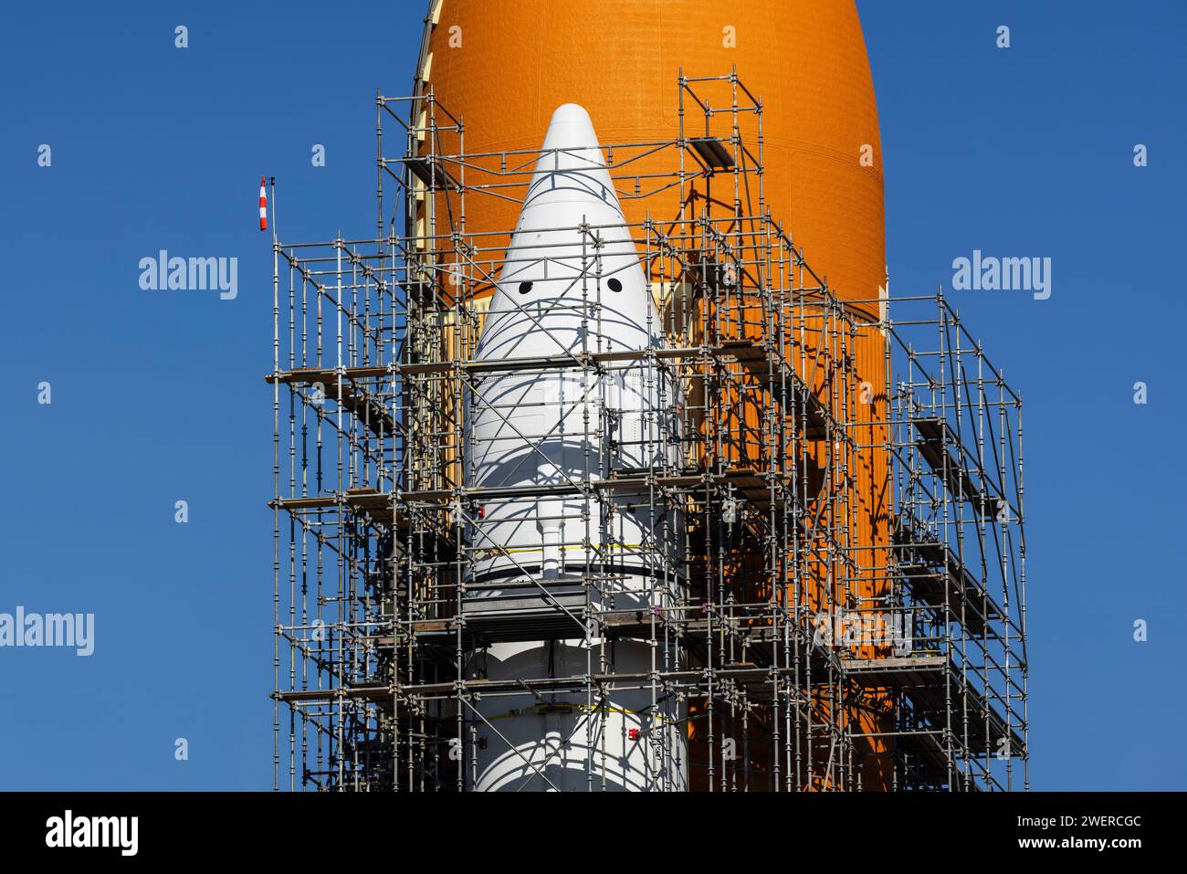 Los Angeles, USA. 26th Jan, 2024. Space Shuttle Endeavour being moved ...