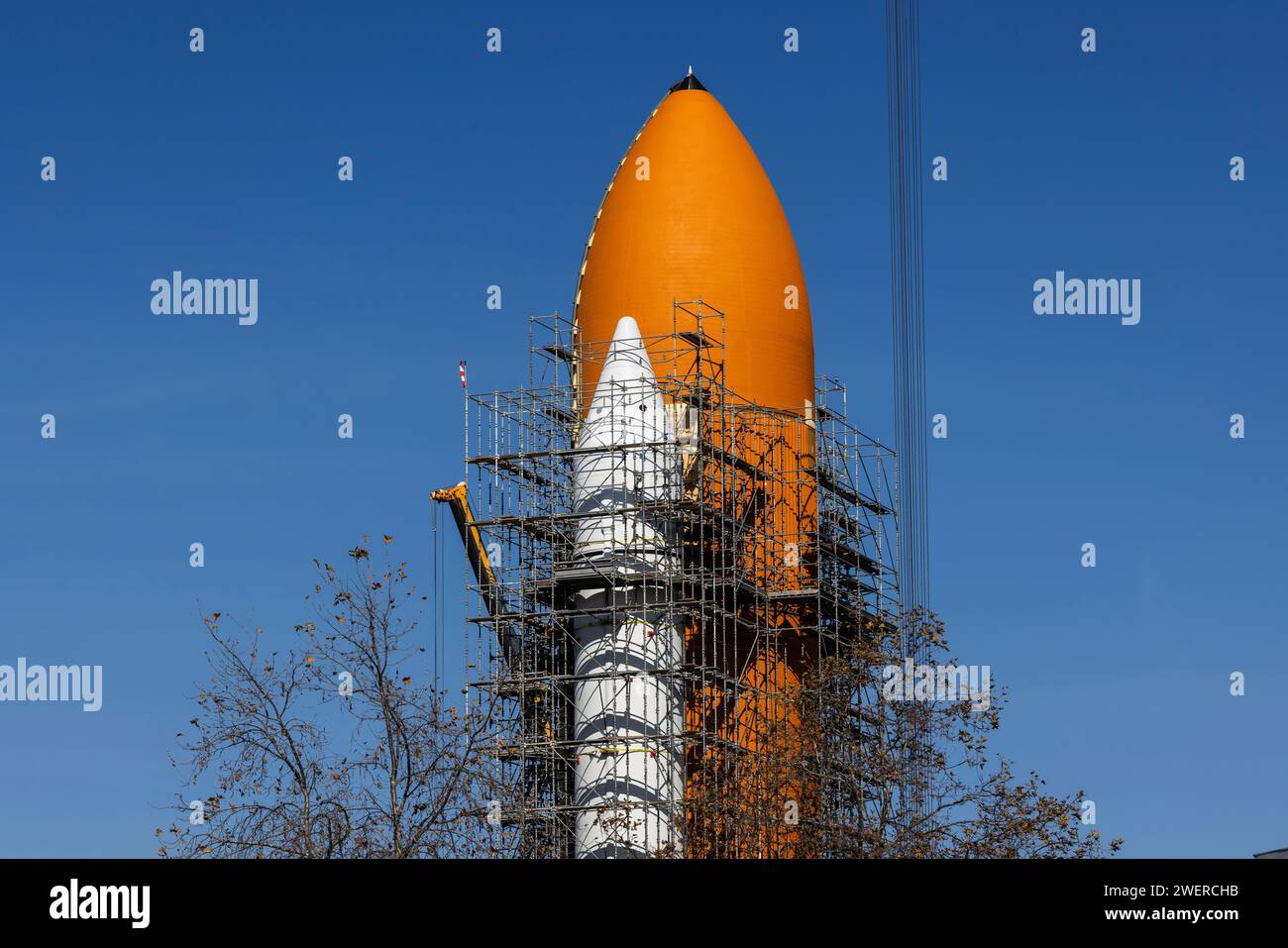 Los Angeles, USA. 26th Jan, 2024. Space Shuttle Endeavour being moved ...