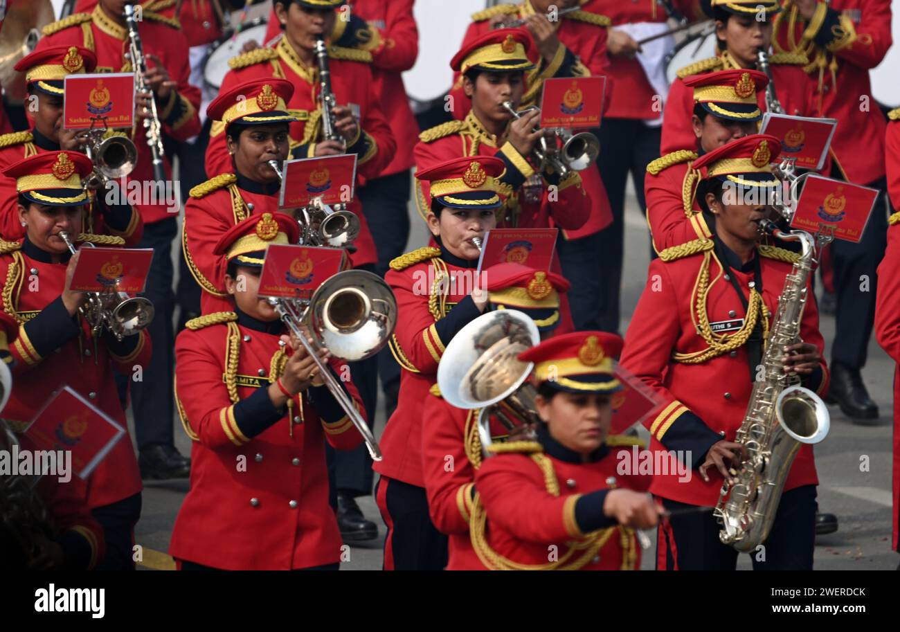 NEW DELHI, INDIA - JANUARY 26: An all women contingent from Sashastra ...