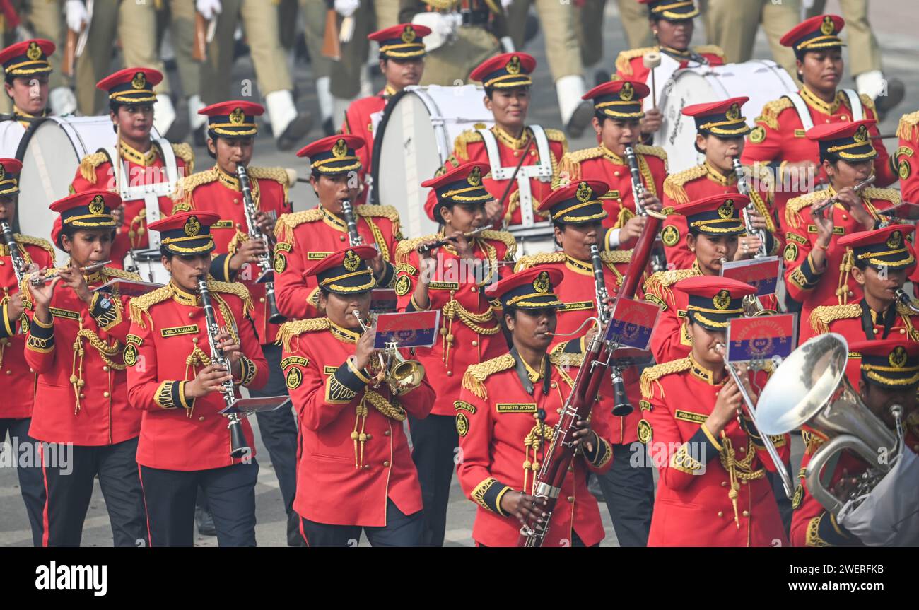 NEW DELHI, INDIA - JANUARY 26: An all women contingent from Border ...