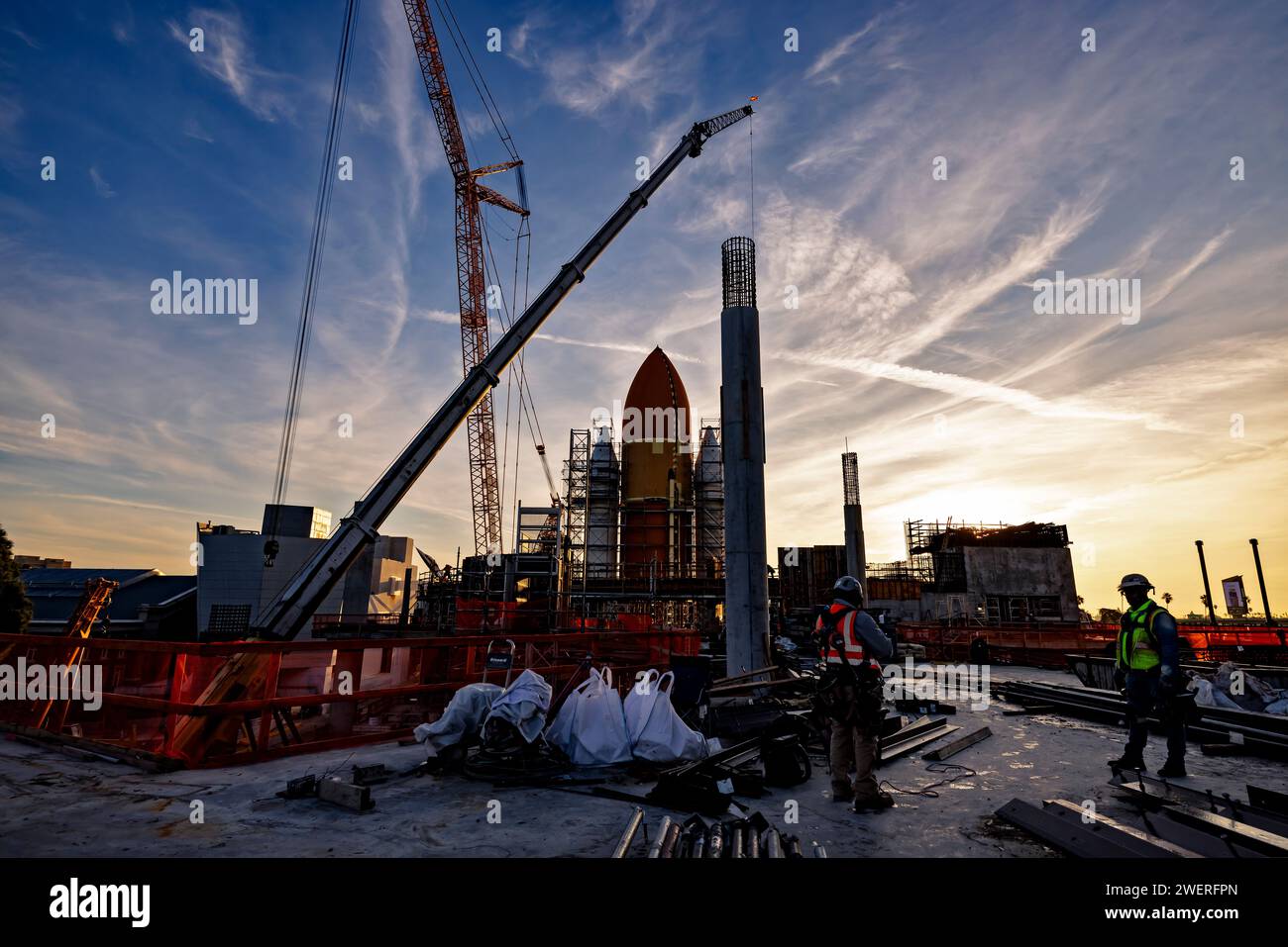 Los Angeles, USA. 26th Jan, 2024. Space Shuttle Endeavour being moved ...