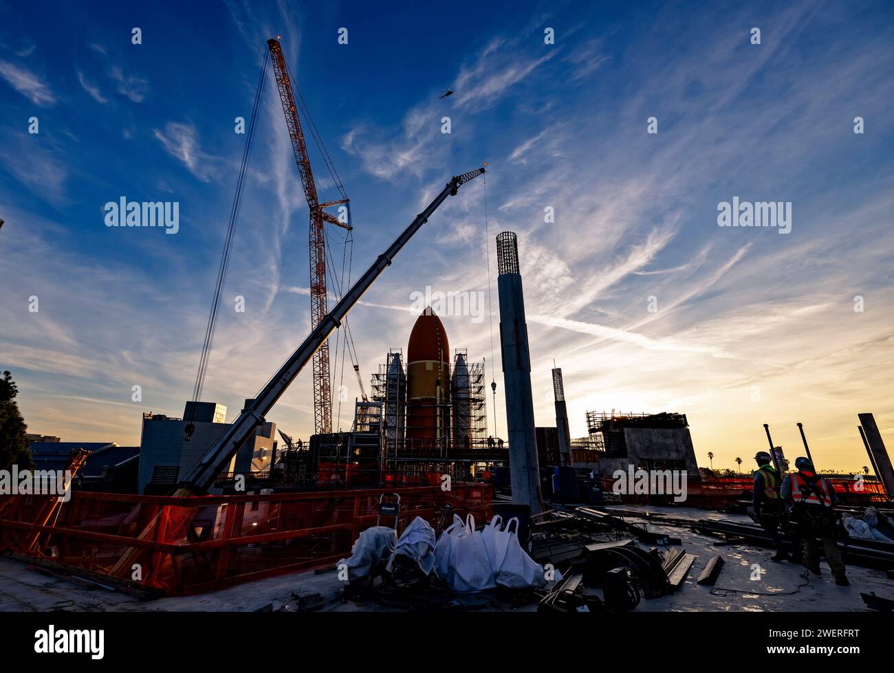 Los Angeles, USA. 26th Jan, 2024. Space Shuttle Endeavour being moved ...