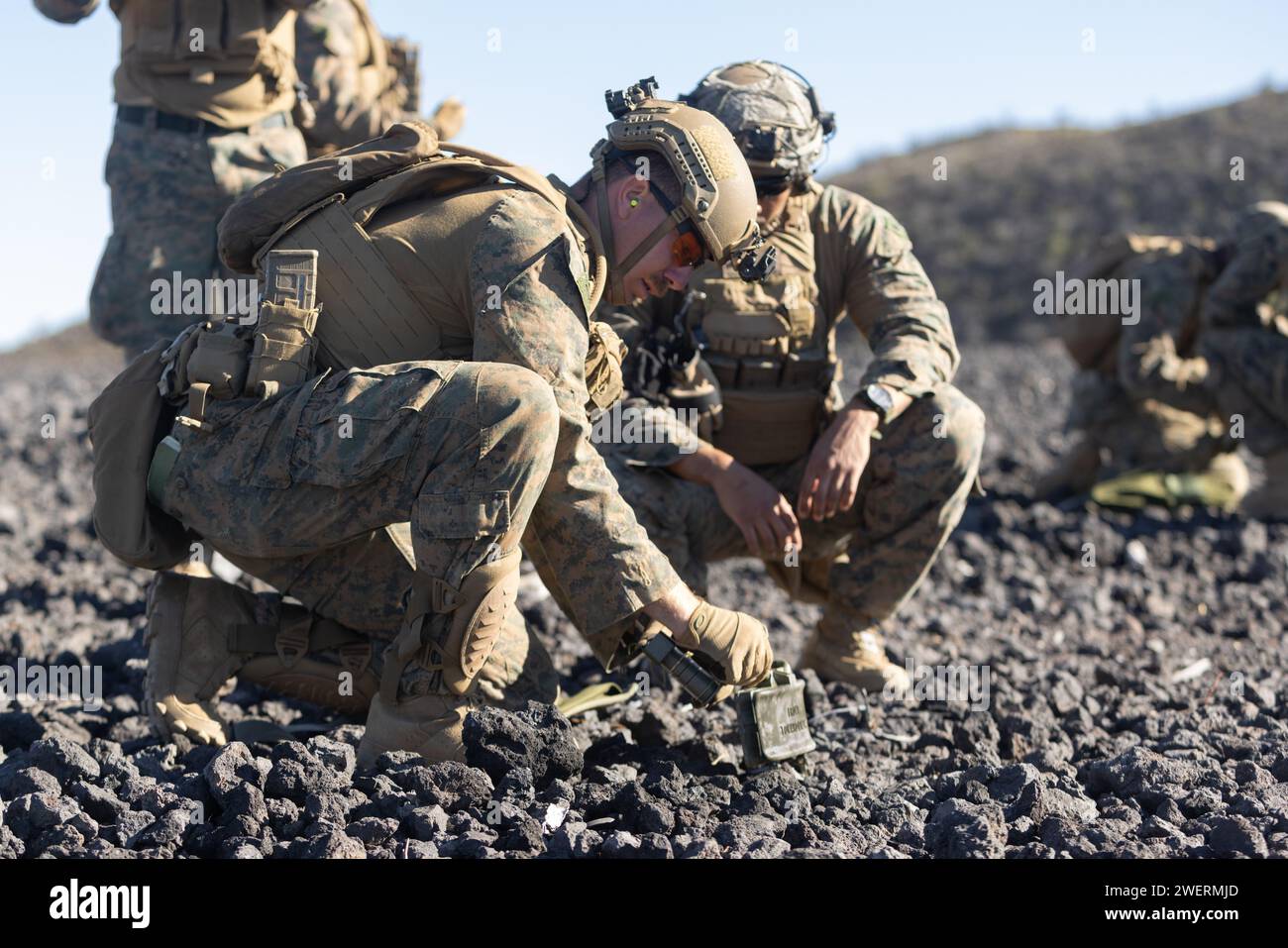 U.S. Marines with 3d Littoral Combat Team, 3d Marine Littoral Regiment ...