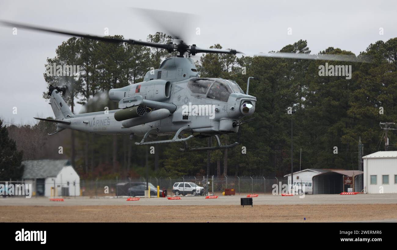 A U.S. Marine Corps AH-1Z Viper with Marine Medium Tiltrotor Squadron ...