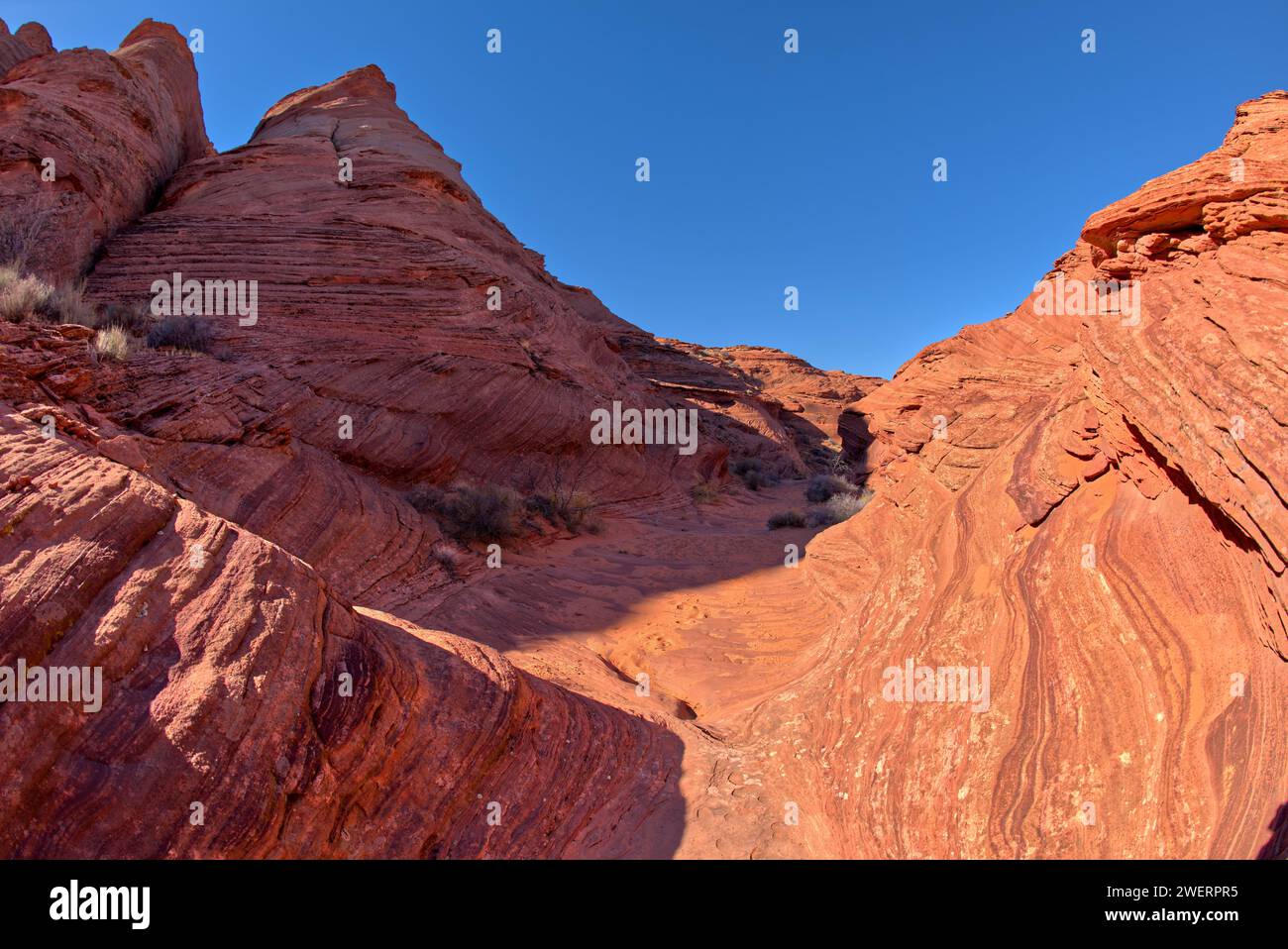 The pathway into a spur canyon just north of the main overlook of ...