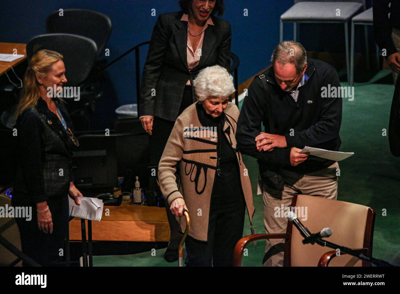 New York, New York, USA. 26th Jan, 2024. EDITH TENNENBAUM SHAPIRO (R ...