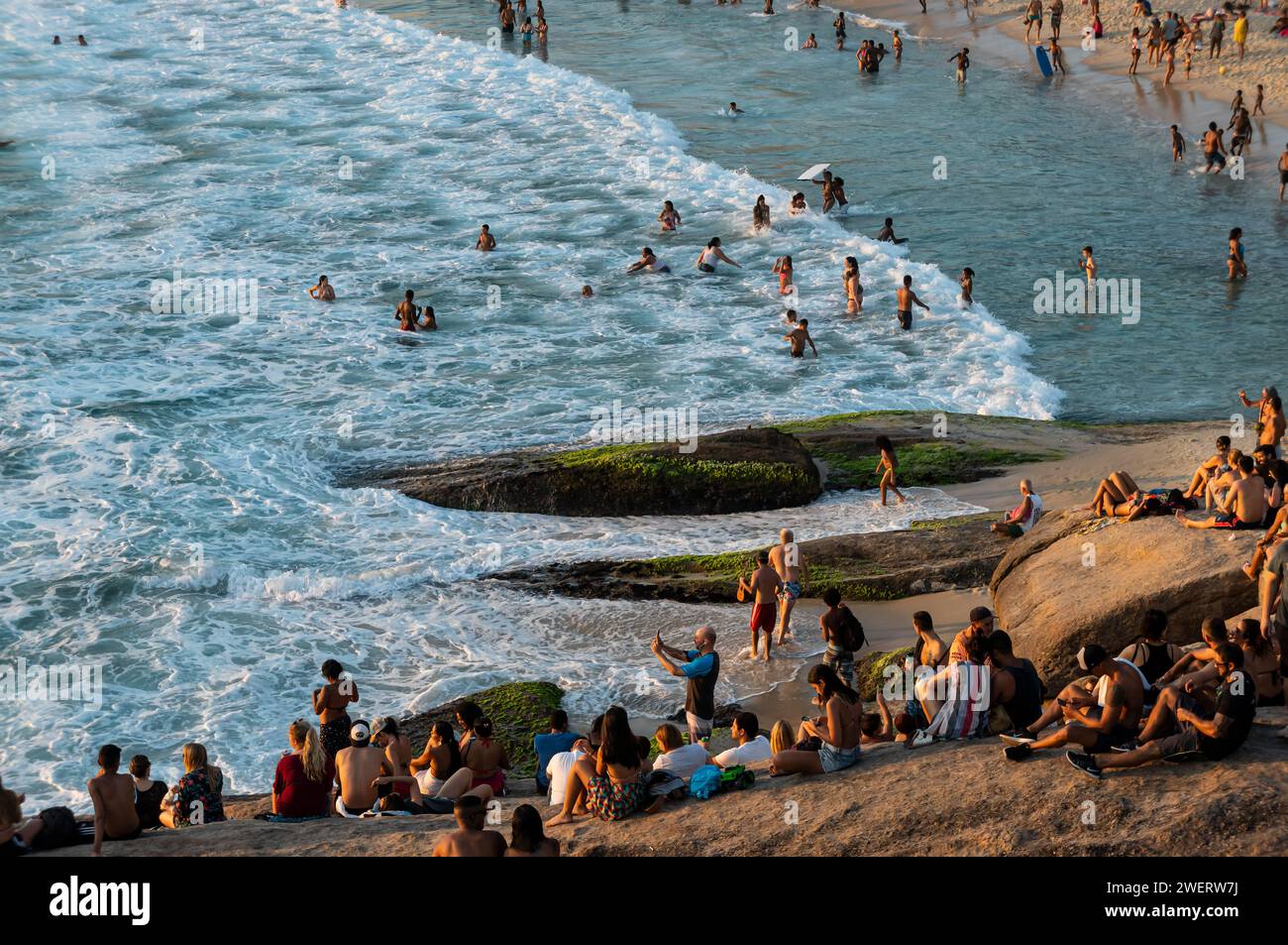 Lots of people gathering over the surroundings of Arpoador rock ...