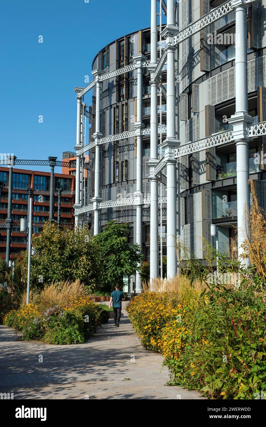 Gas holders hi-res stock photography and images - Alamy