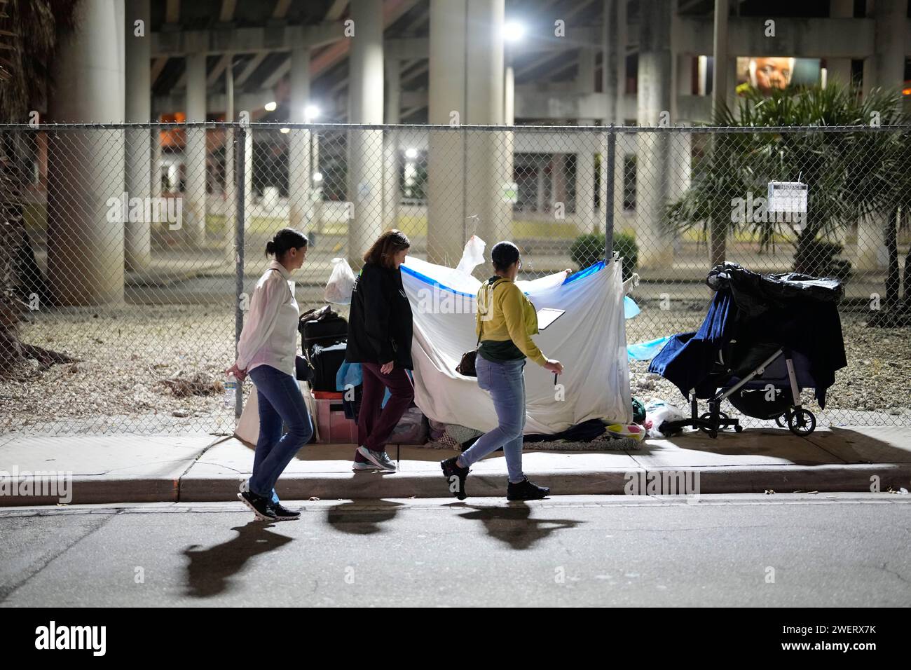 Miami-Dade County Homeless Trust help line supervisor Estebania De La ...