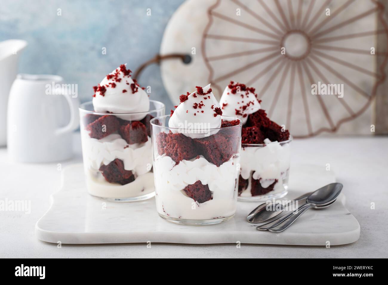 Red velvet parfait hi-res stock photography and images - Alamy