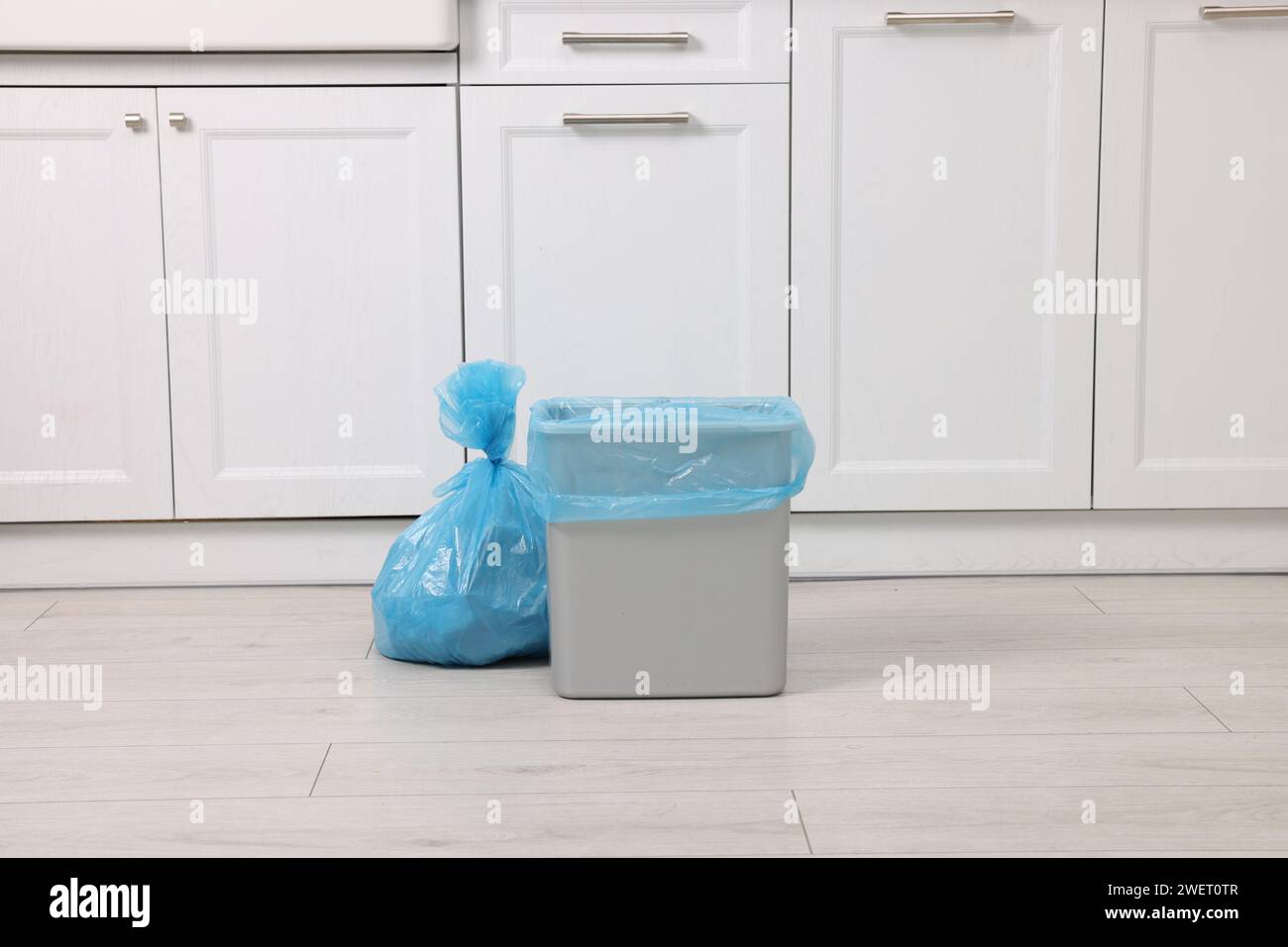 Kitchen trash dump hi-res stock photography and images - Alamy