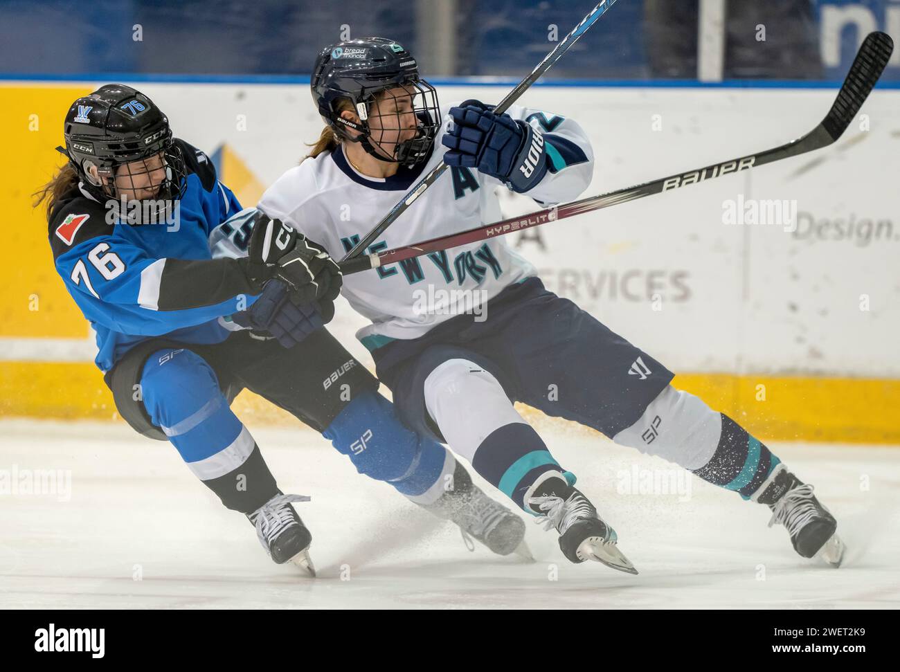 Toronto, Canada. 26th Jan, 2024. New York's Alex Carpenter (25) tumbles ...