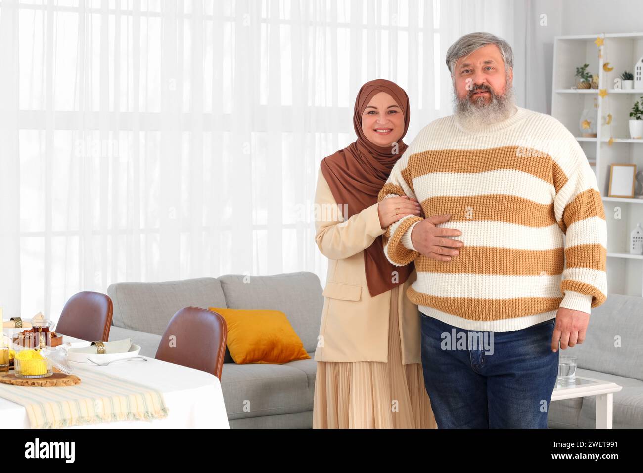 Muslim senior couple hi-res stock photography and images - Alamy