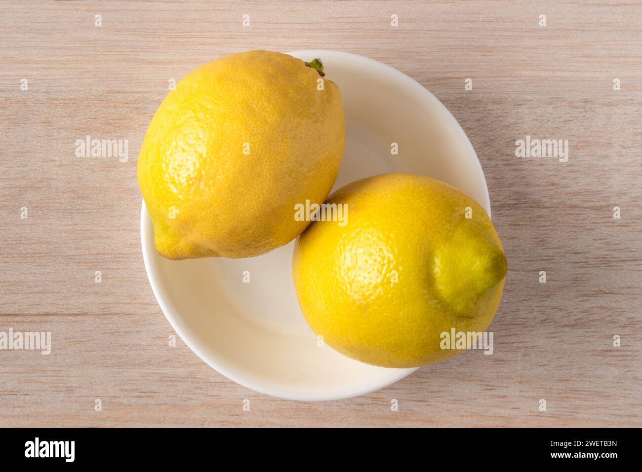 Whole lemons fruit hi-res stock photography and images - Alamy
