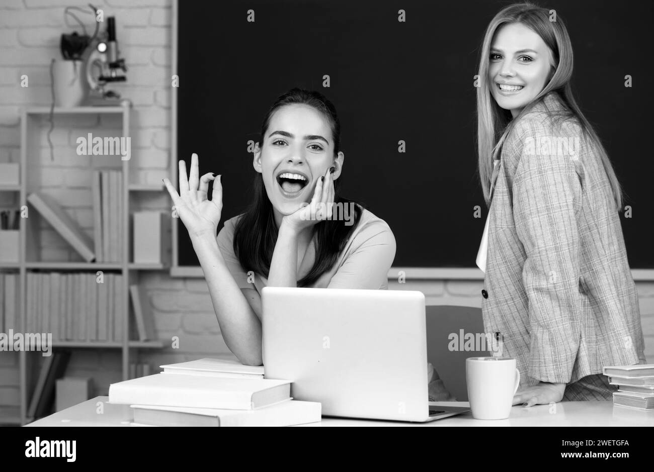 University students classroom exam Black and White Stock Photos ...