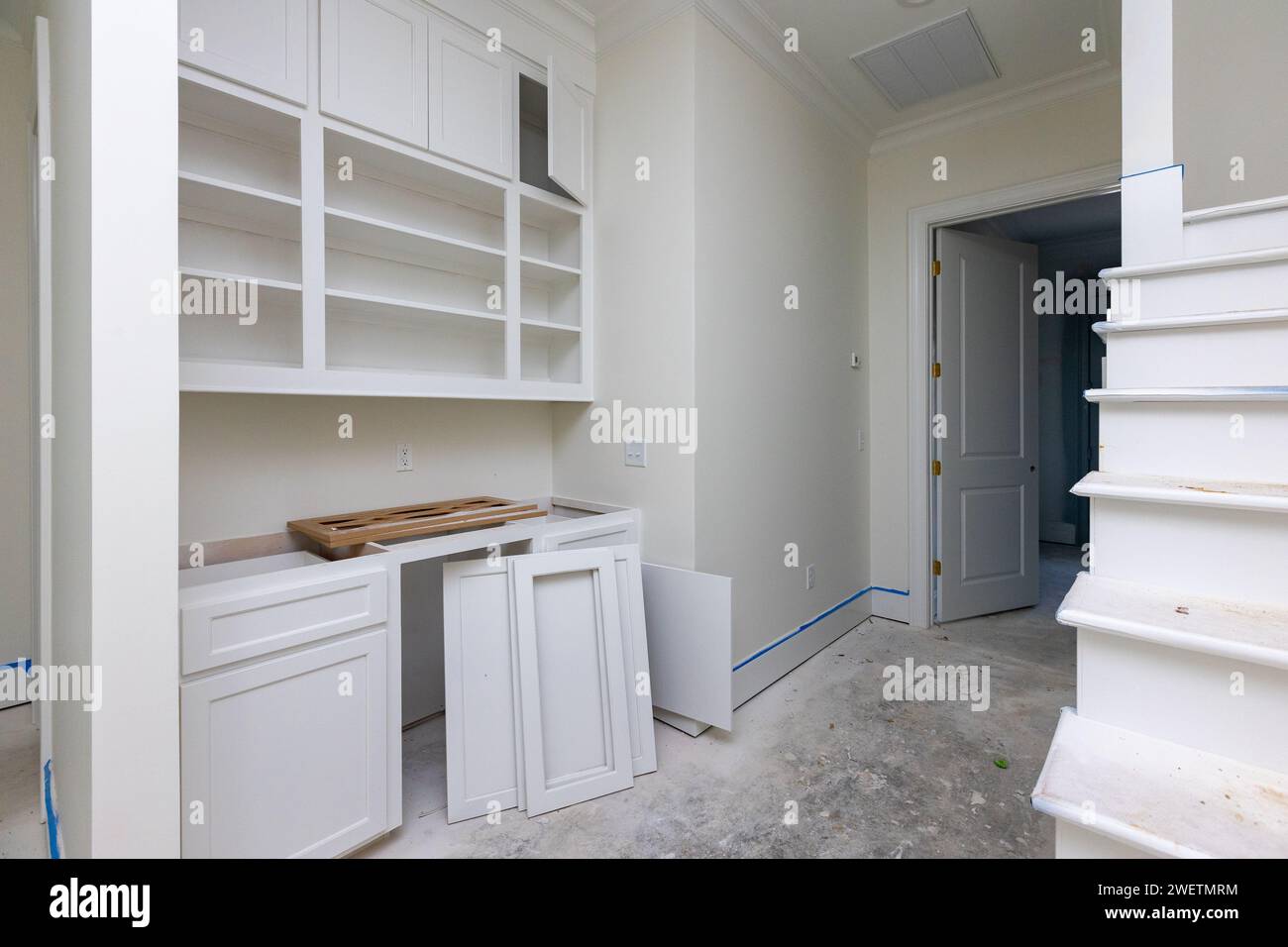 Fresh paint hi-res stock photography and images - Alamy
