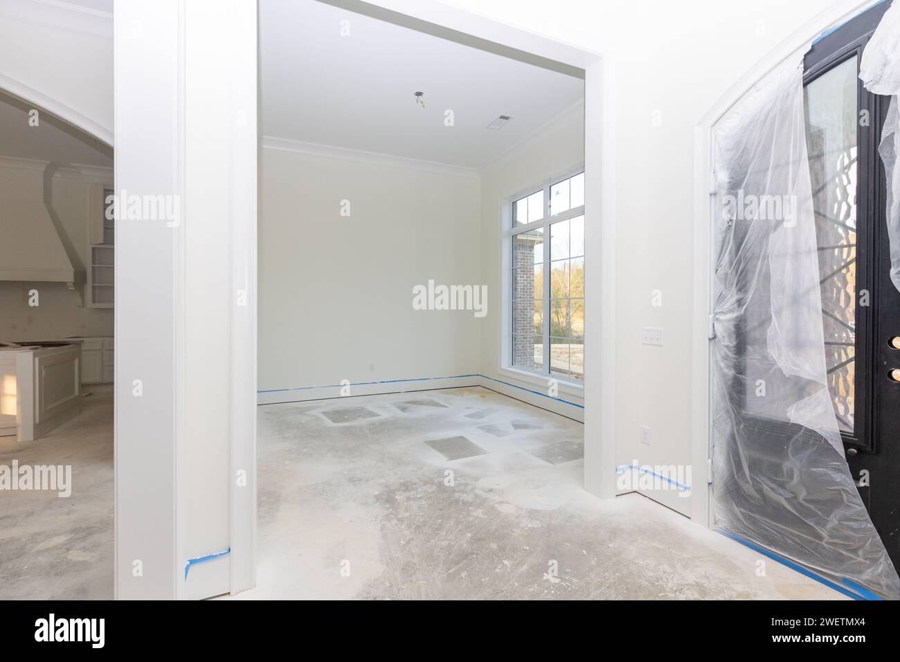 Fresh paint hi-res stock photography and images - Alamy