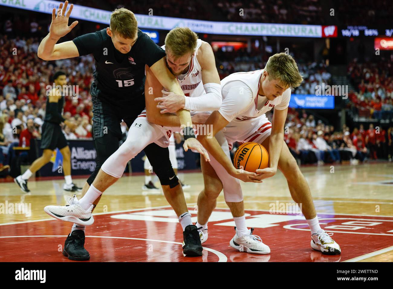 Madison, WI, USA. 26th Jan, 2024. Wisconsin Badgers forward Nolan ...