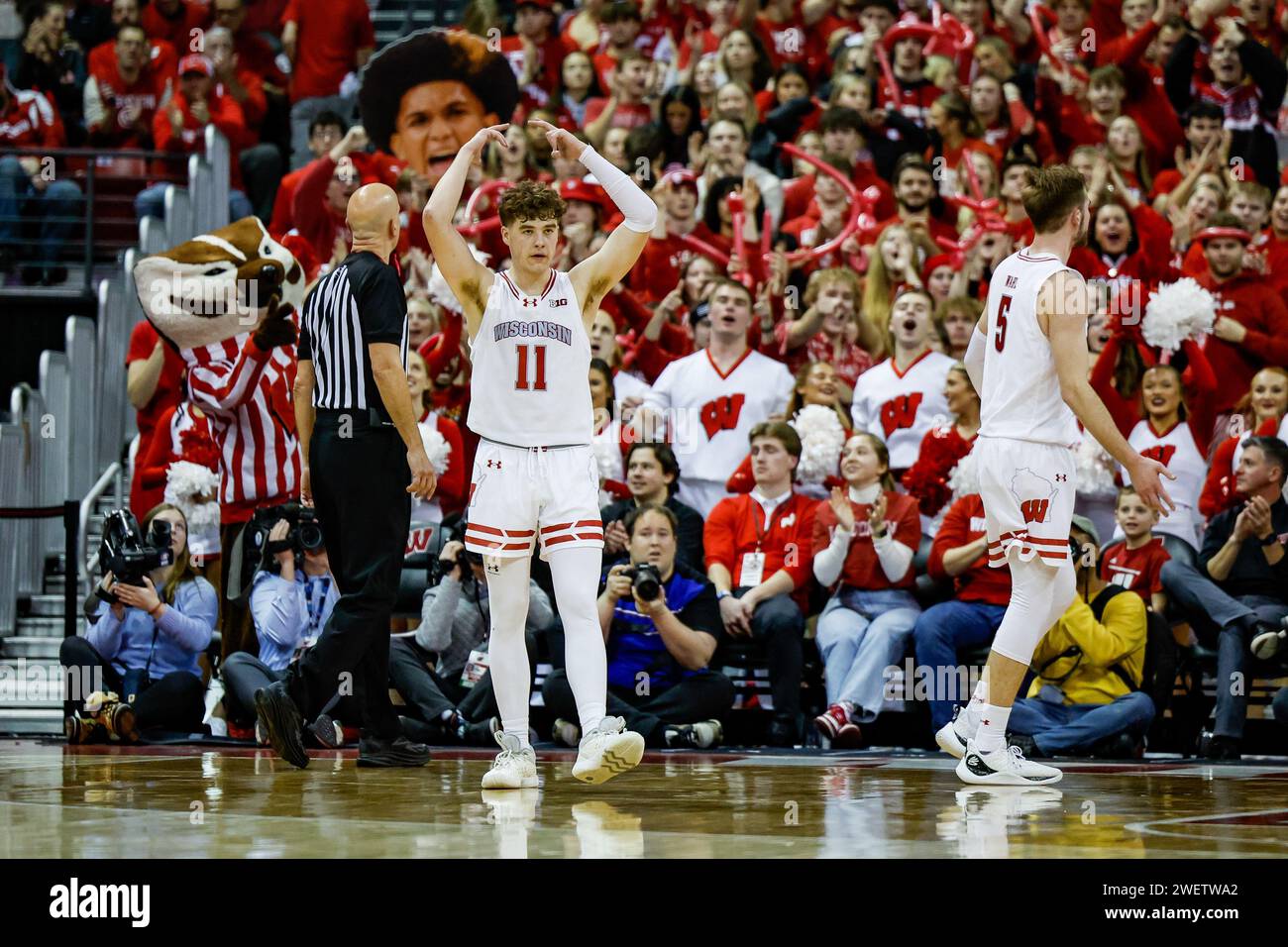 Madison, WI, USA. 26th Jan, 2024. Wisconsin Badgers guard Max Klesmit ...
