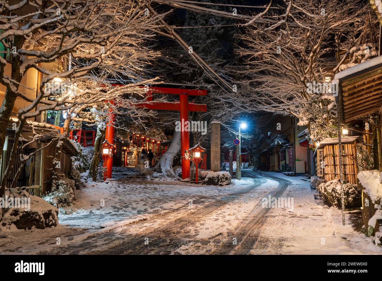 Japanese style torii gate hi-res stock photography and images - Alamy