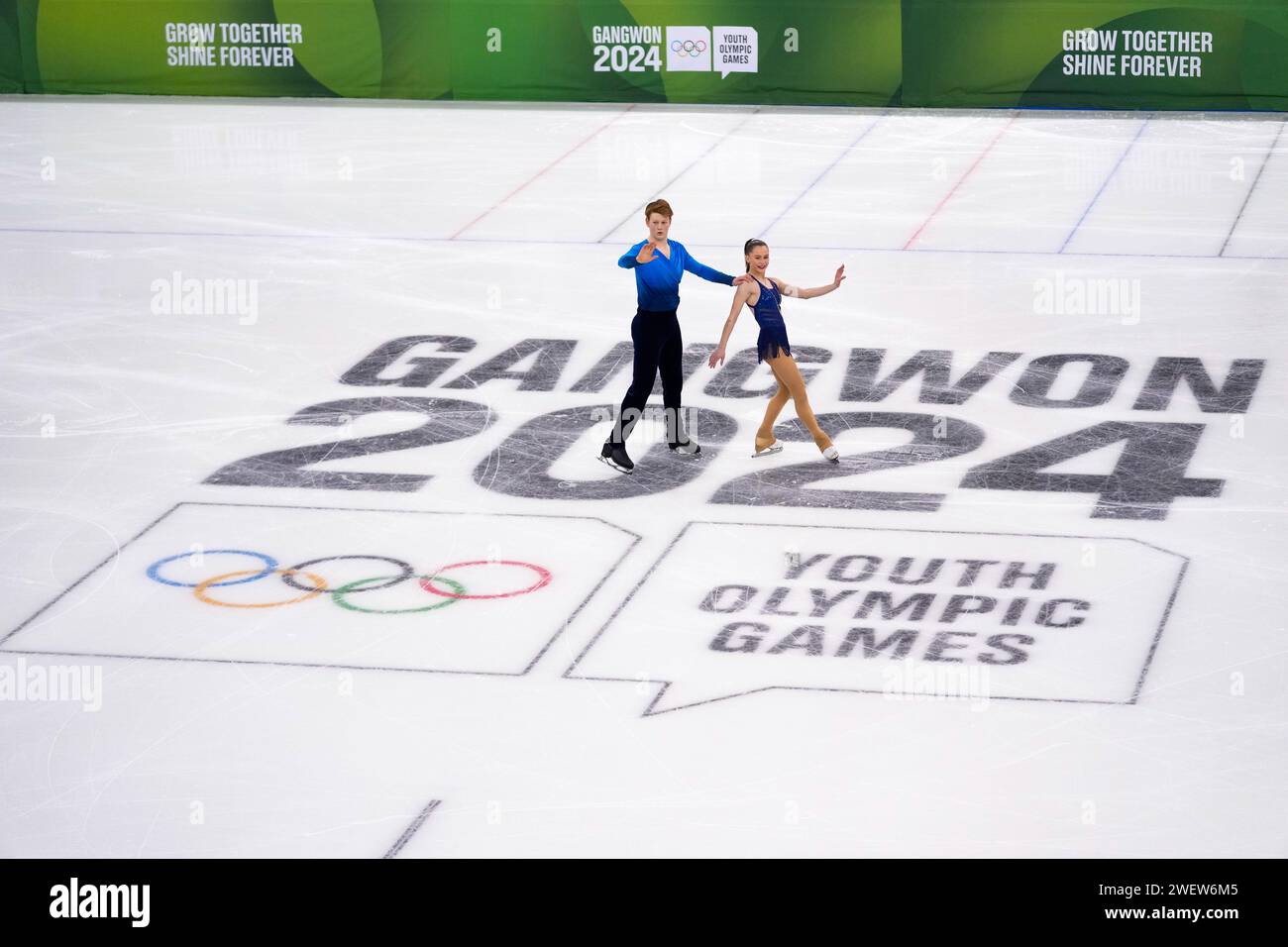 Gangneung, South Korea. 27th Jan, 2024. Cayla Smith (R) and Jared ...
