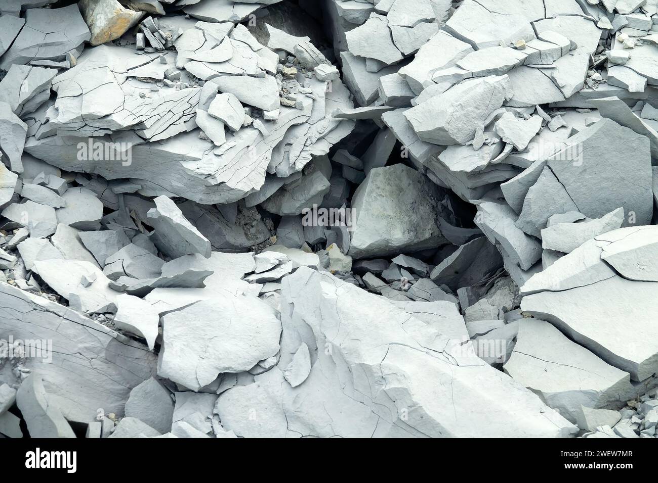 Blue marlstone, cleaving stone; shale rock Stock Photo - Alamy