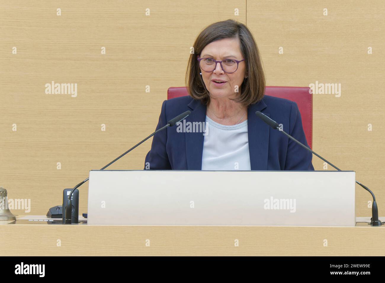 Ilse Aigner, CSU. 8. Plenarsitzung des Bayerischen Landtags ...