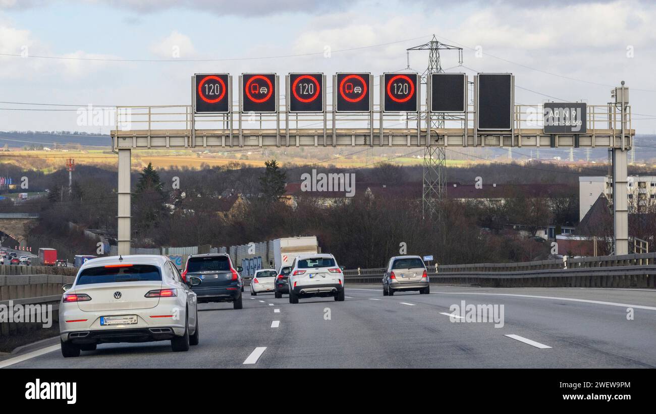 Verkehrsleitsystem autobahn hi-res stock photography and images - Alamy