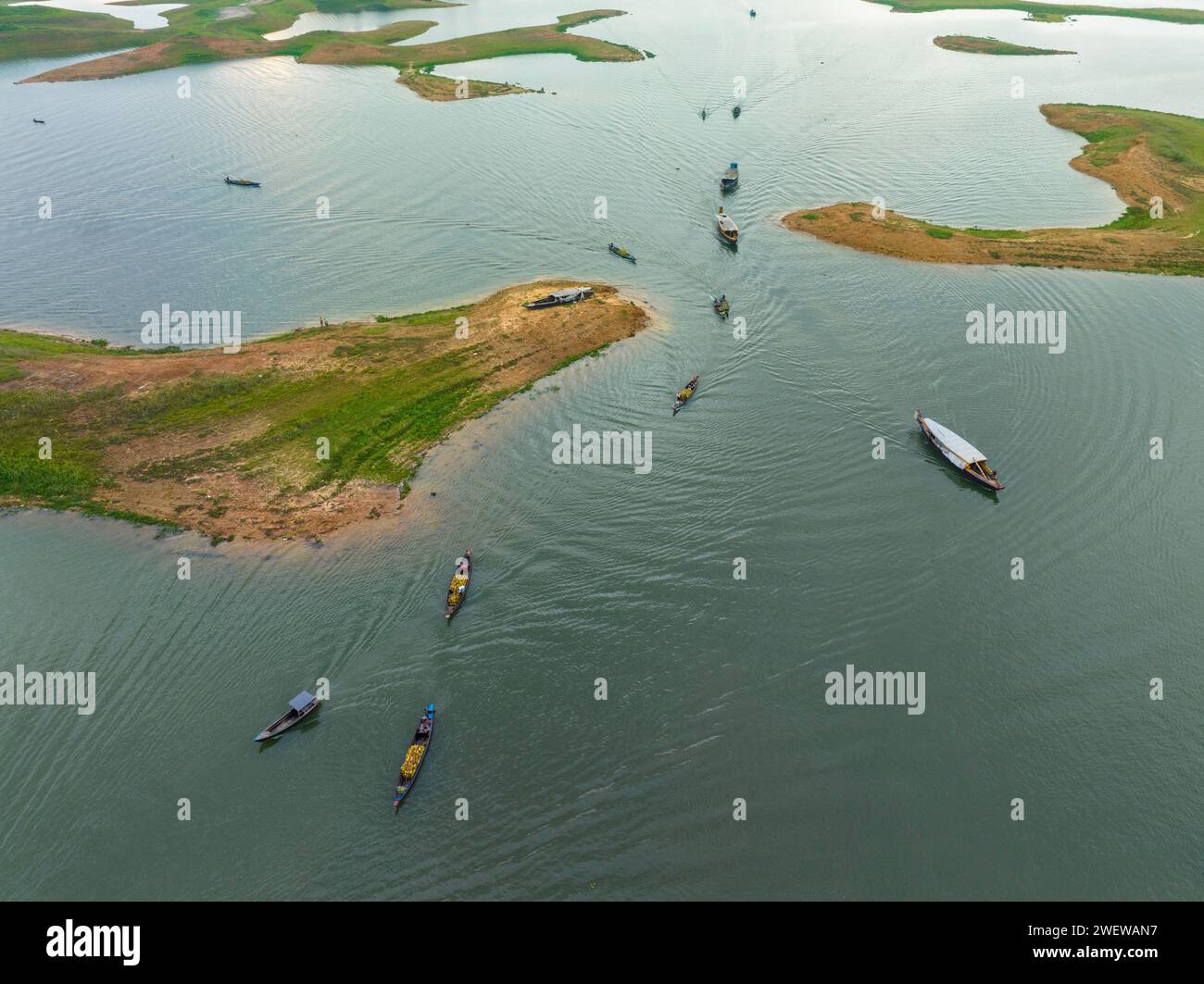 Floating farm bangladesh hi-res stock photography and images - Alamy