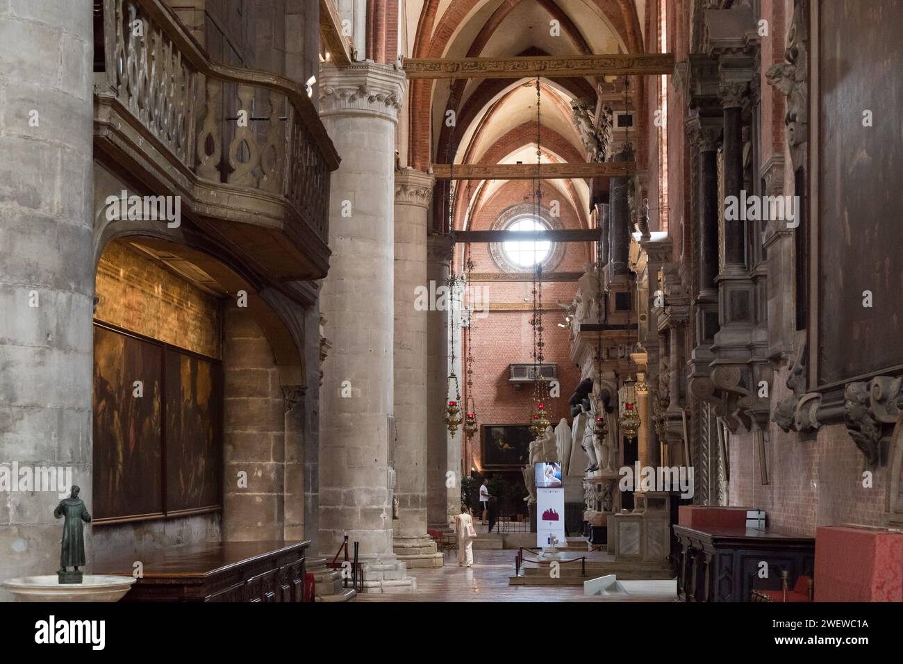 Gothic Basilica di Santa Maria Gloriosa dei Frari (Frari basilica) in ...