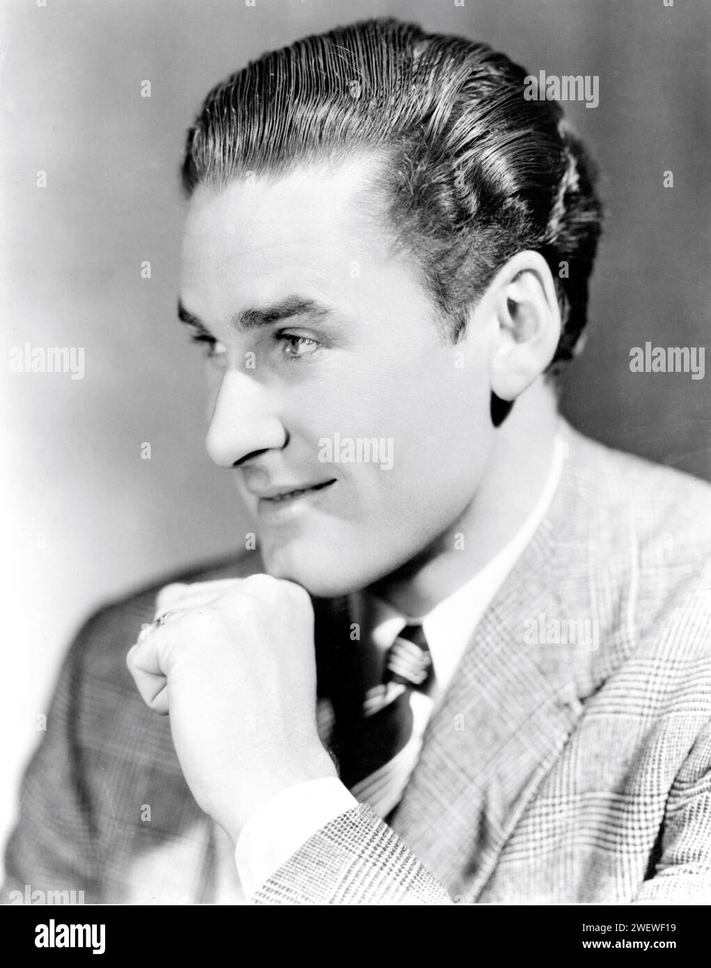 ERROL FLYNN 1935 Portrait publicity for Warner Bros Stock Photo - Alamy