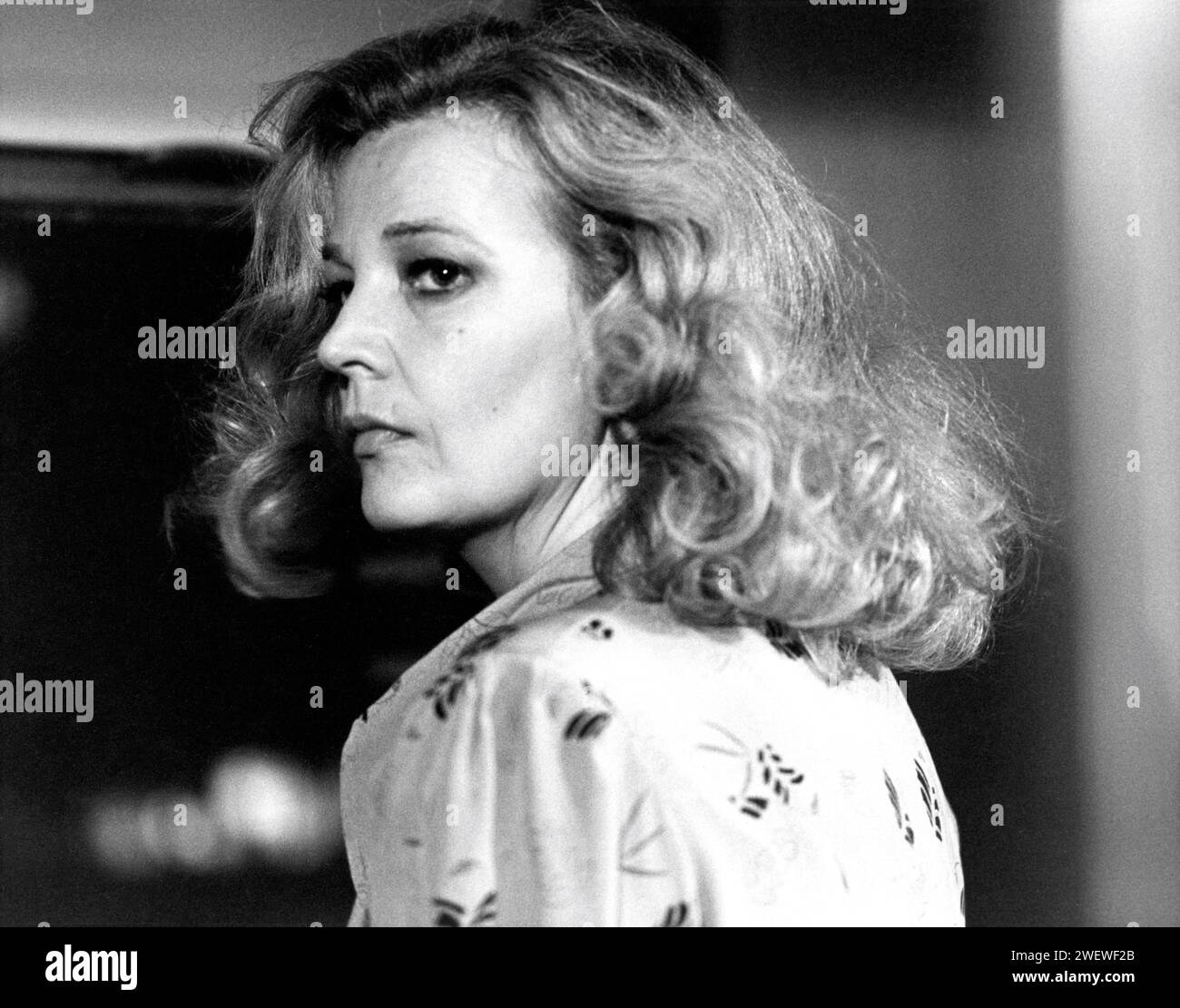 GENA ROWLANDS in GLORIA 1980 director / writer JOHN CASSAVETES music ...